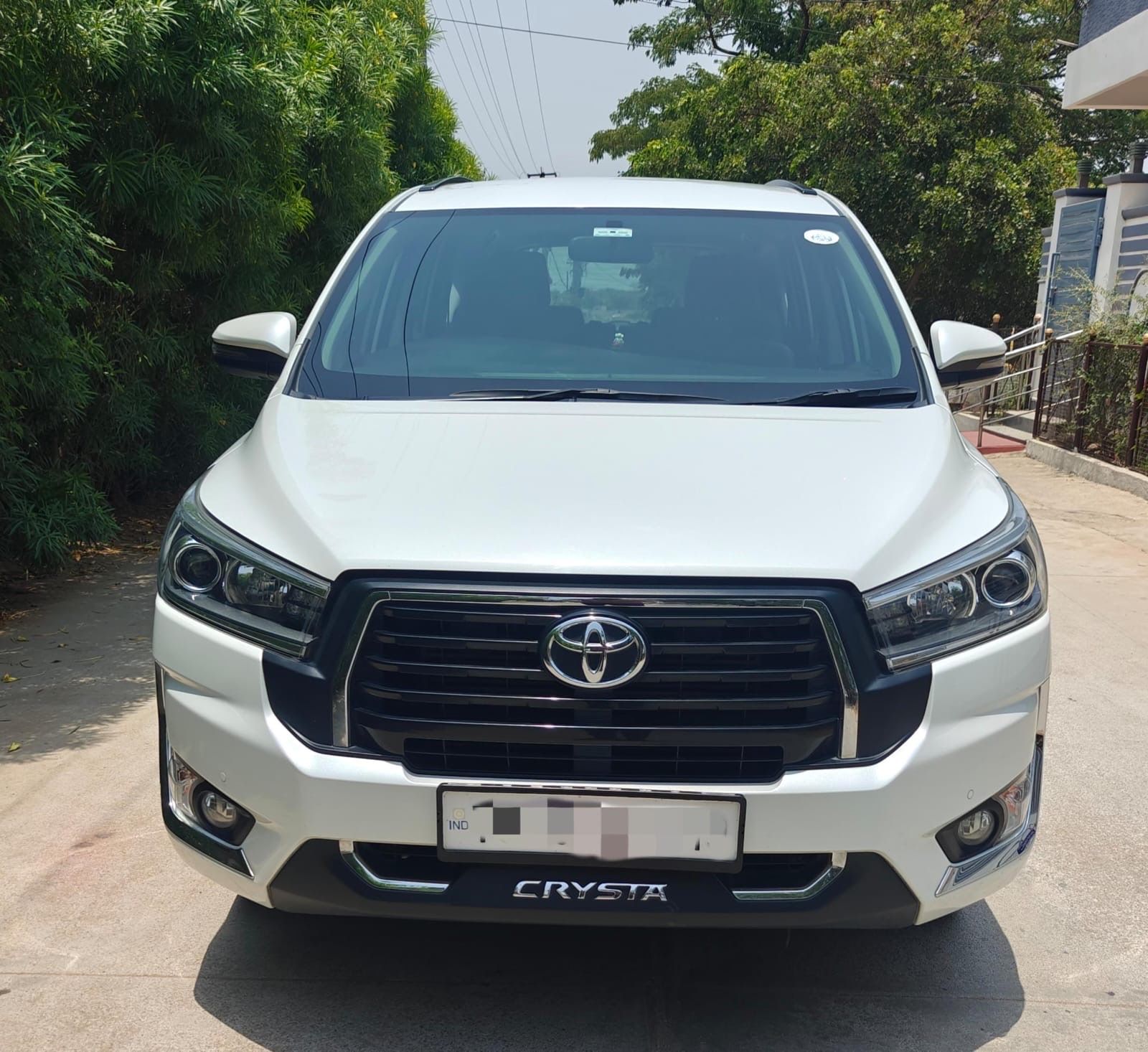 Buy Used Toyota Innova Crysta 2.4 VX 7Str Platinum White Pearl of 2023 ...