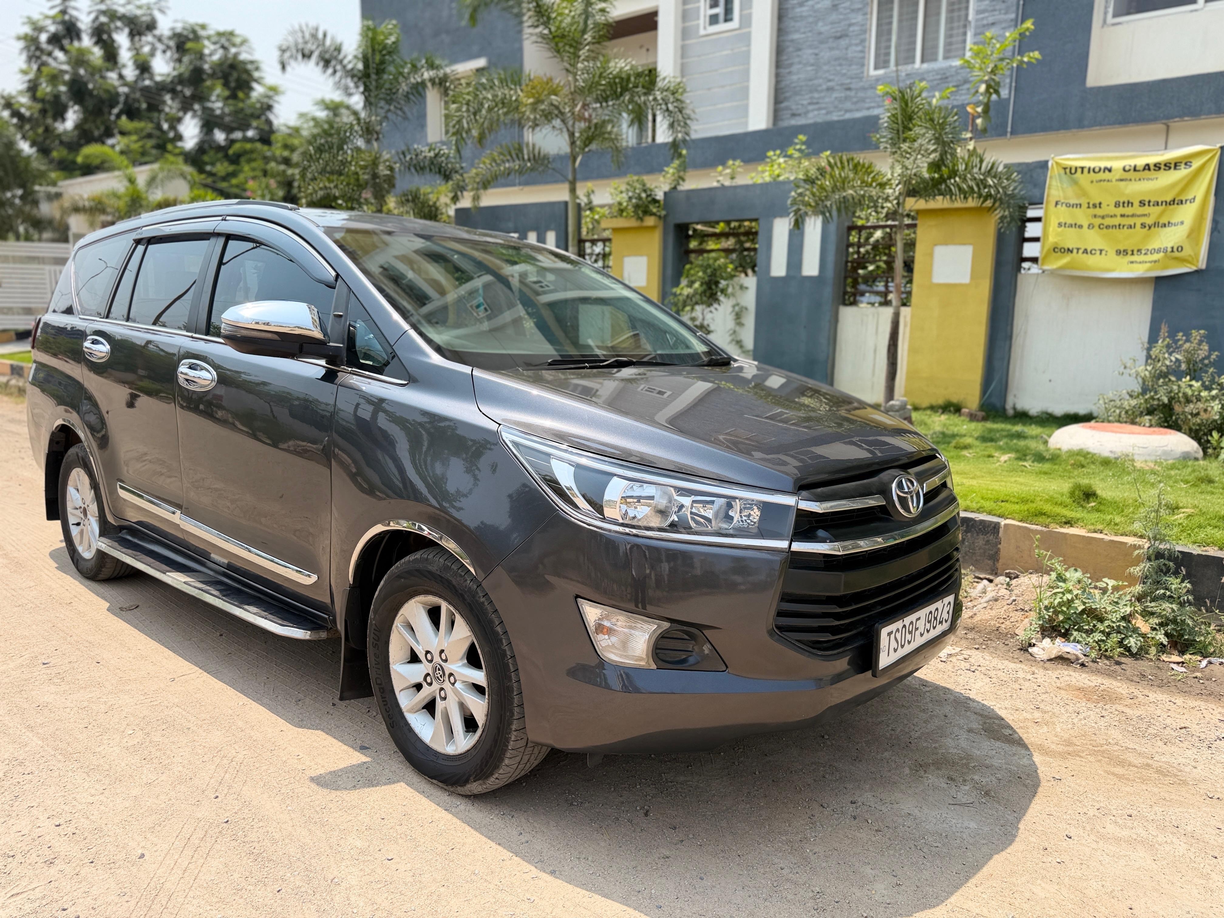 Buy Used Toyota Innova Crysta 2.4 G Plus MT BSIV of 2019 model @ 17 ...
