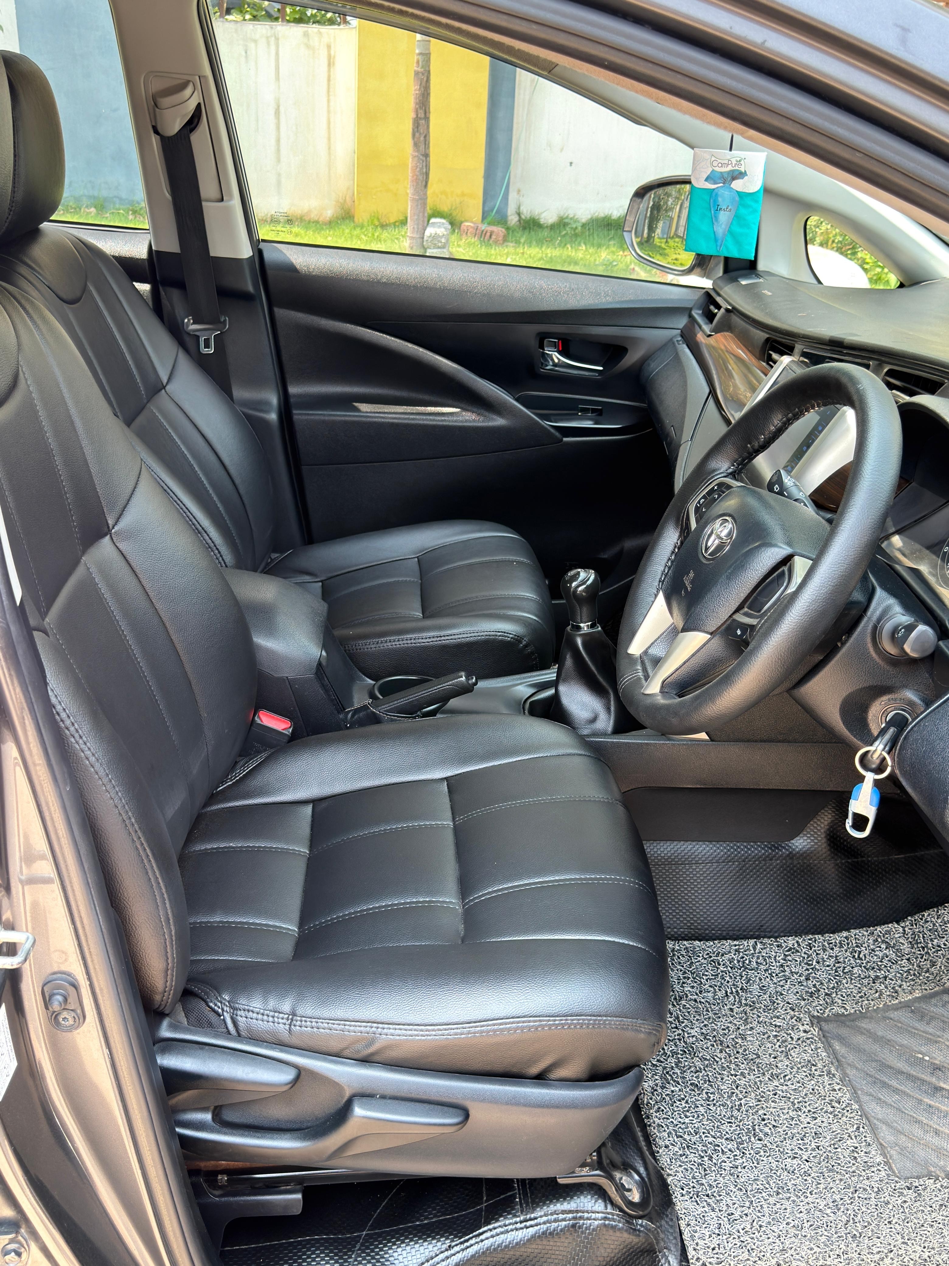 Buy Used Toyota Innova Crysta 2.4 G Plus MT BSIV of 2019 model @ 17 ...
