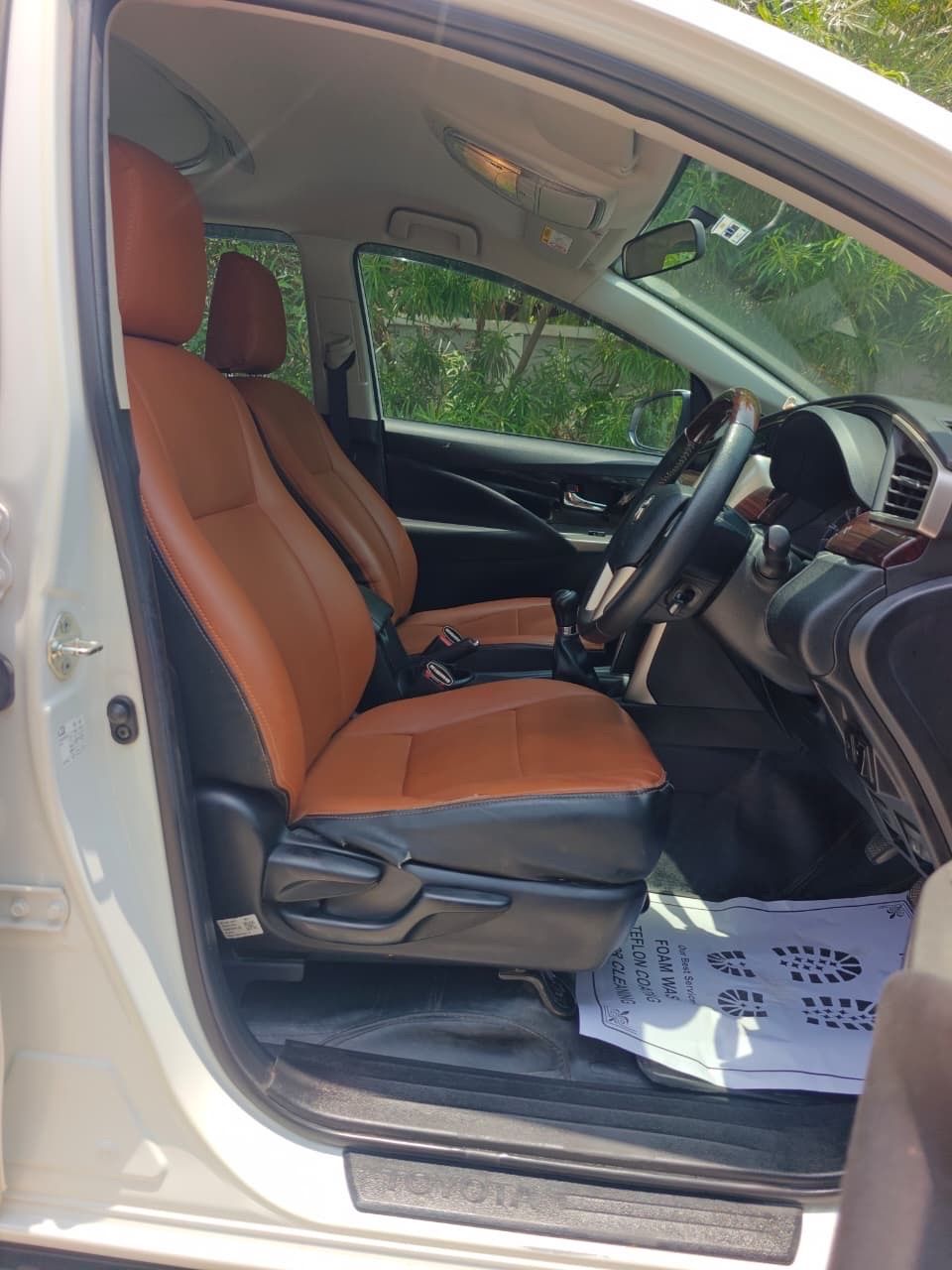 Buy Used Toyota Innova Crysta 2.4 VX 7Str Platinum White Pearl of 2023 ...