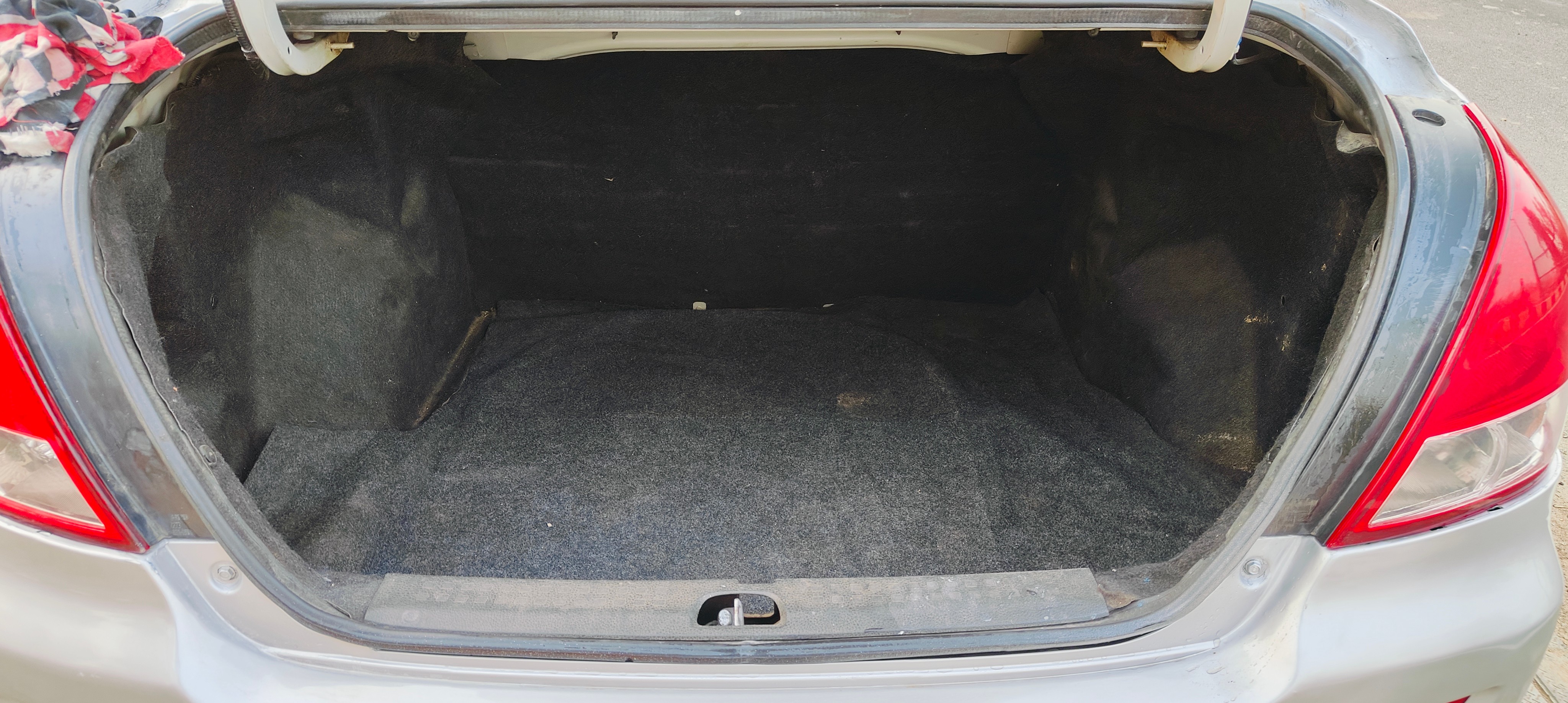 Buy Used Maruti Swift Dzire VXi of 2011 model @ 1,55,000 INR in Hansi - 4928538 - ZigWheels.com