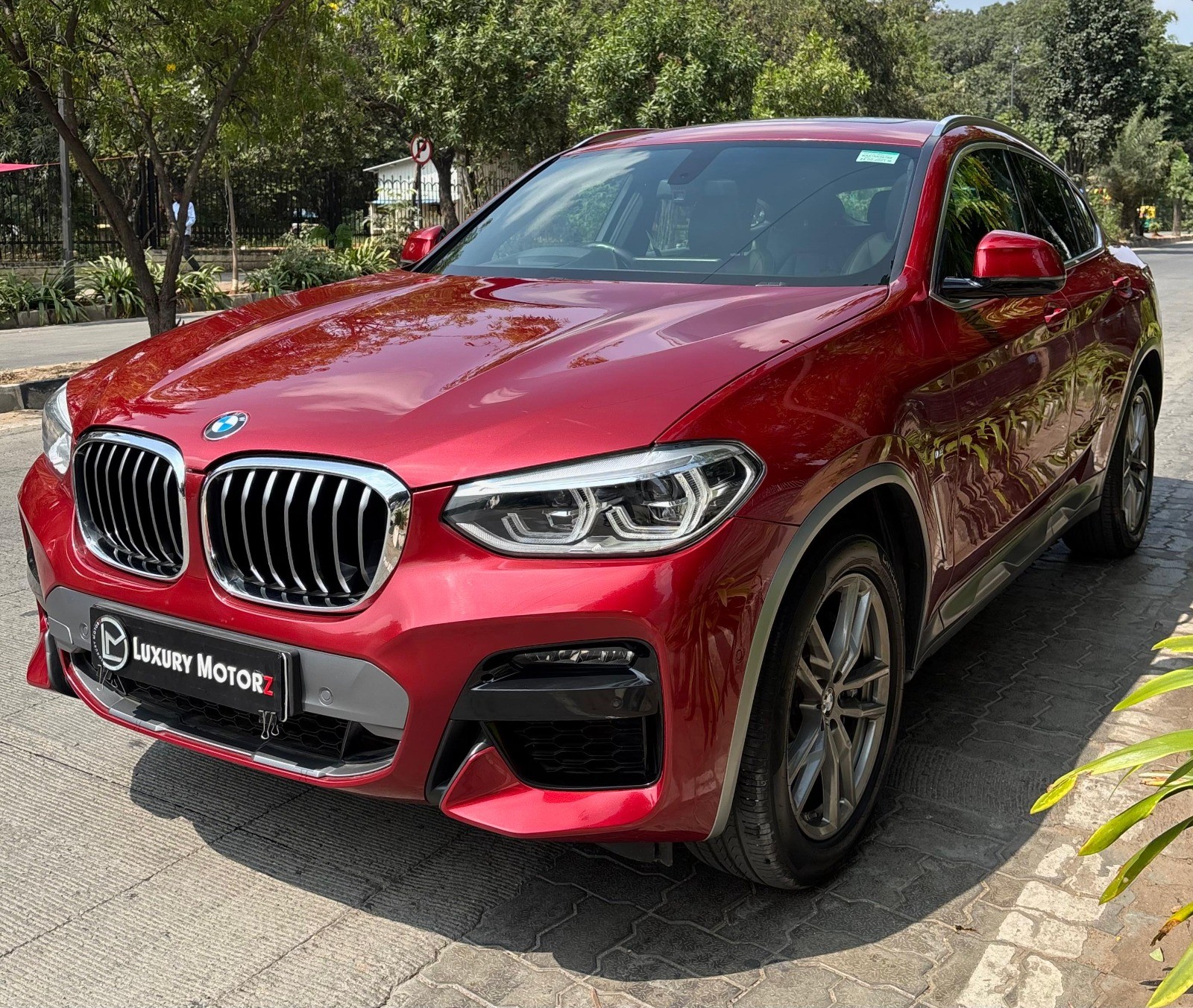 Buy Used BMW X4 M Sport X xDrive30d of 2021 model @ 52,00,000 INR in ...
