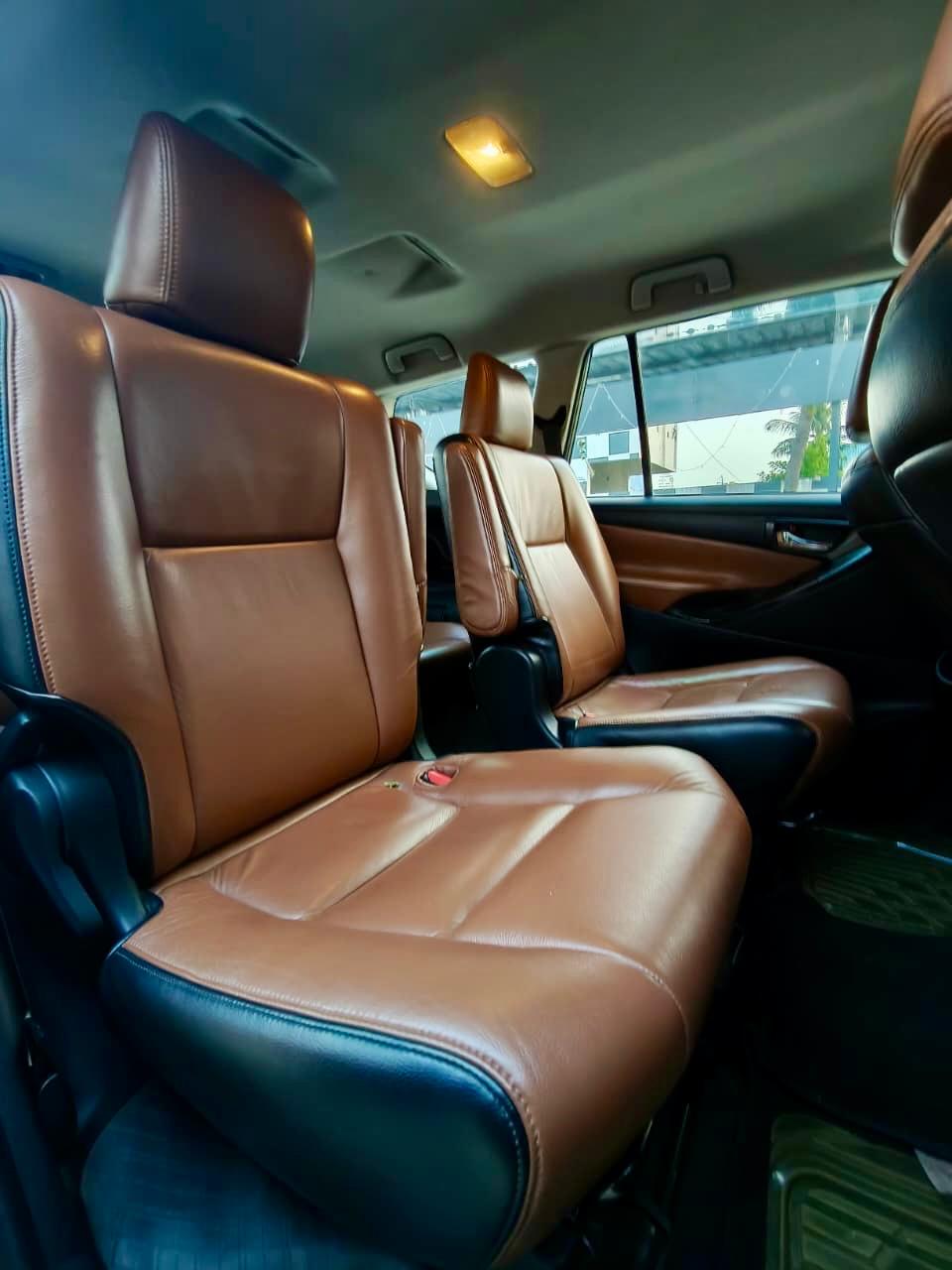 Buy Used Toyota Innova Crysta 2.4 G MT BSIV of 2017 model @ 16,00,000 ...