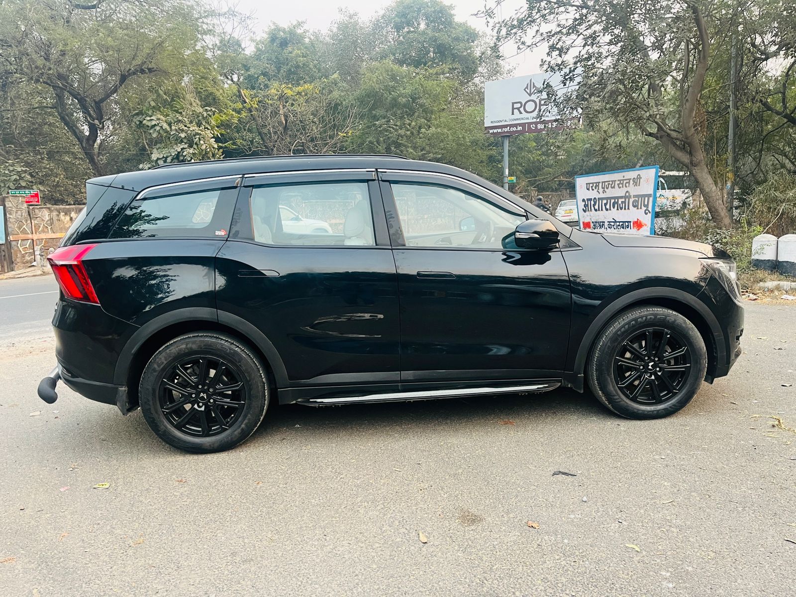 Buy Used Mahindra XUV700 AX7L 7Str AT of 2024 model @ 20,95,000 INR in Delhi - 5058187 ...