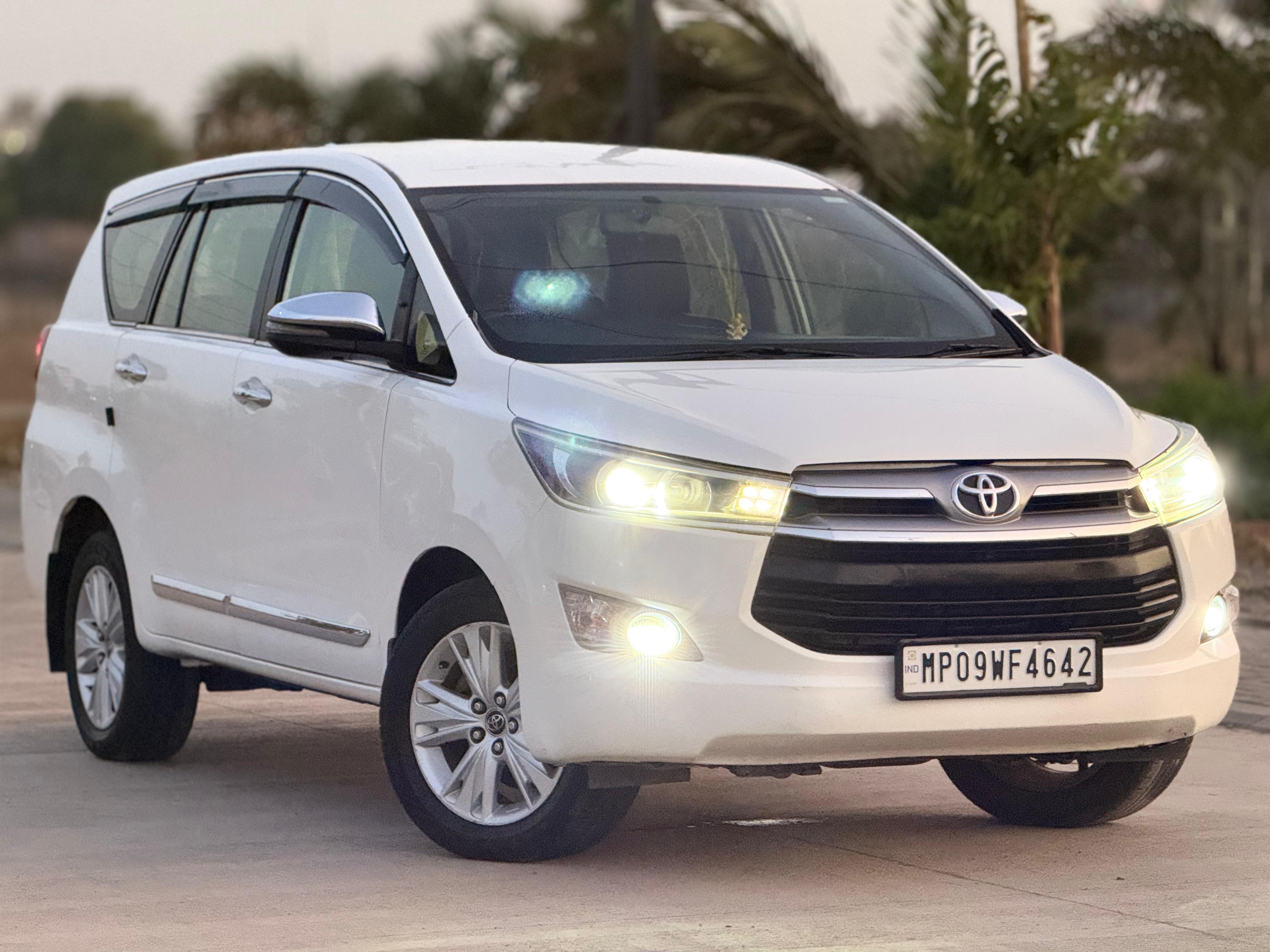 Buy Used Toyota Innova Crysta Leadership Edition of 2020 model @ 15 ...