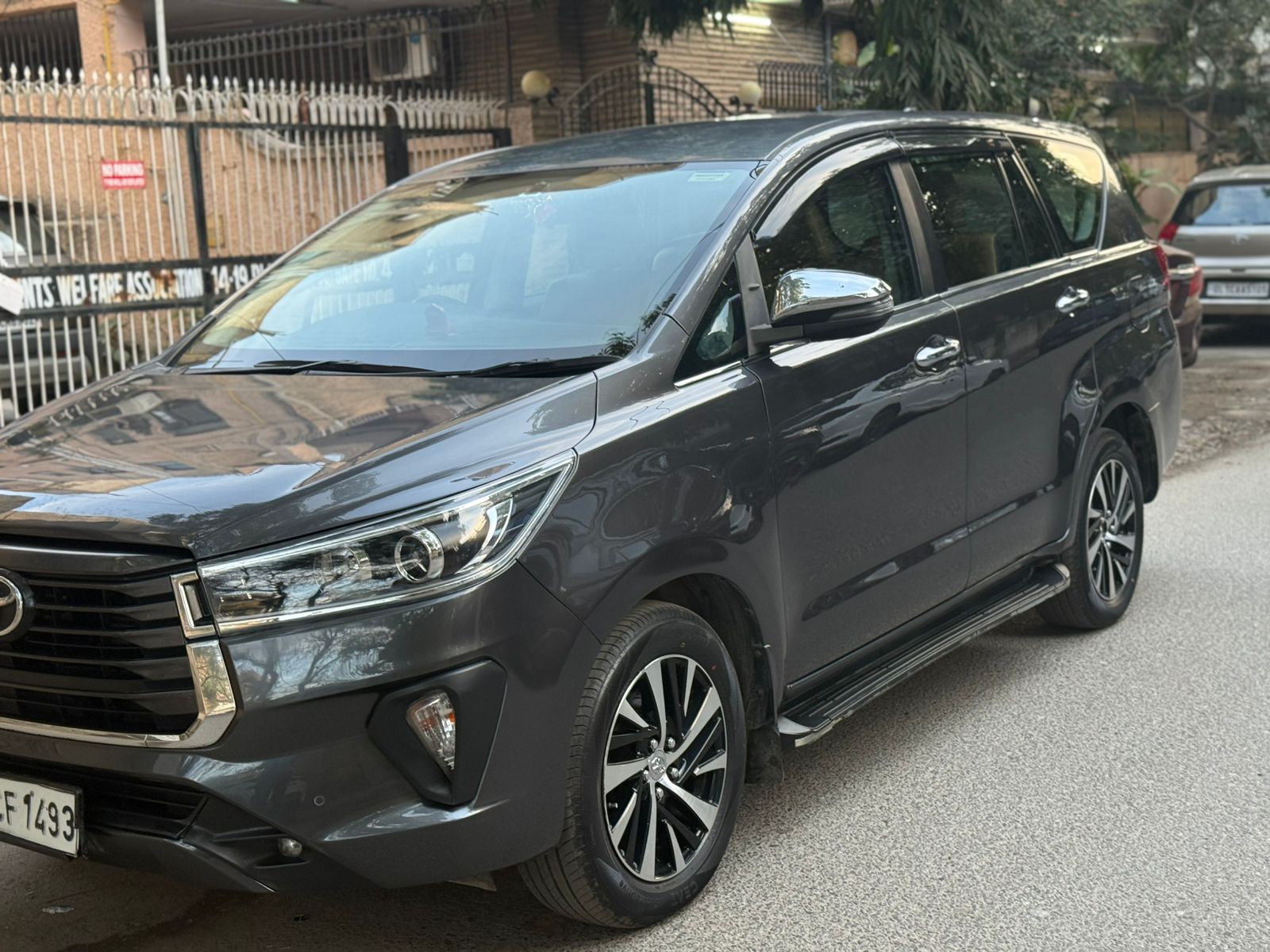 Buy Used Toyota Innova Crysta 2.4 GX 7 STR AT of 2021 model @ 19,95,000 ...