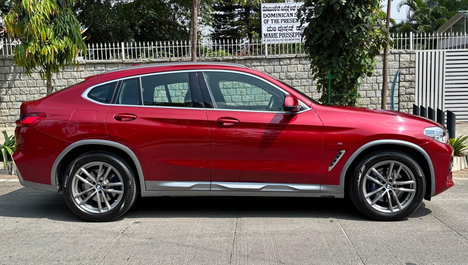 Buy Used BMW X4 M Sport X xDrive30d of 2021 model @ 52,00,000 INR in ...