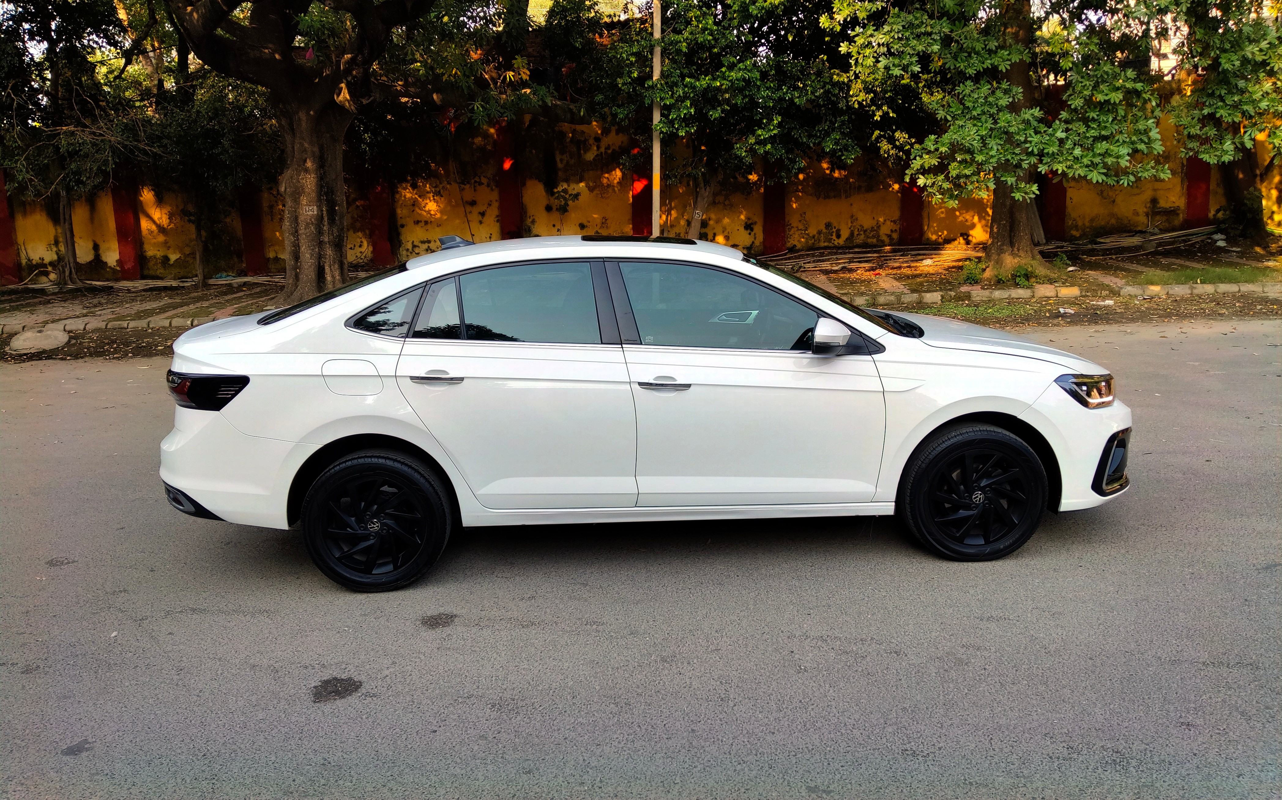 Buy Used Volkswagen Virtus Topline AT BSVI of 2022 model @ 12,50,000 ...