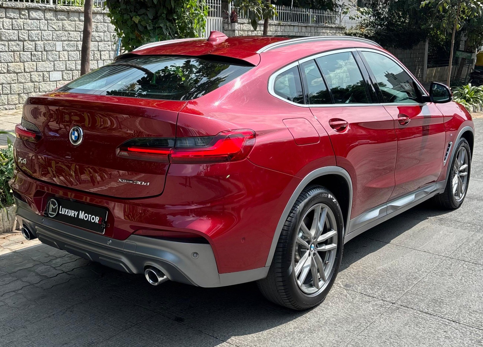 Buy Used BMW X4 M Sport X xDrive30d of 2021 model @ 52,00,000 INR in ...