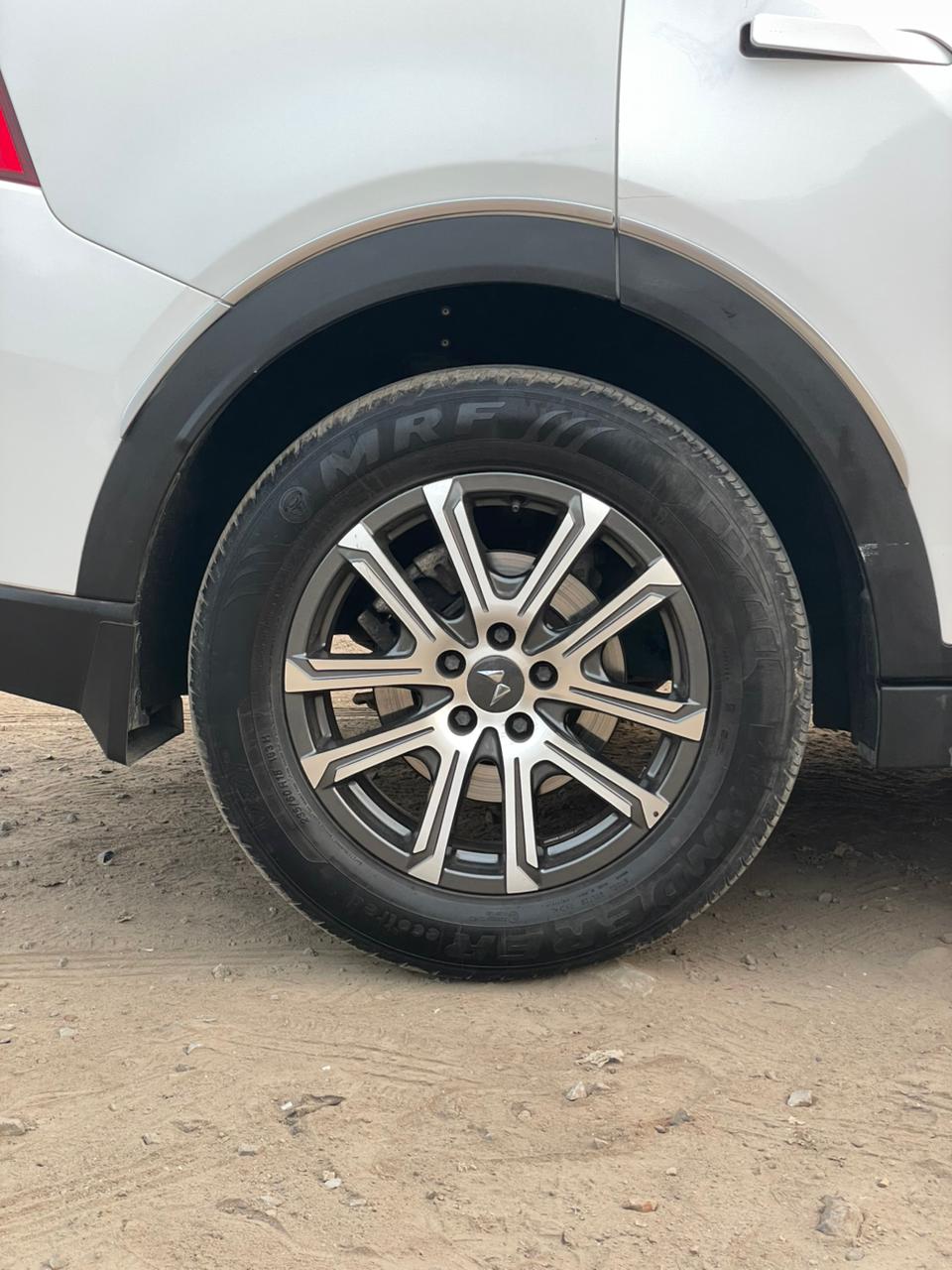 Buy Used Mahindra XUV700 AX7 AT BSVI of 2022 model @ 14,50,000 INR in Delhi - 4953225 ...