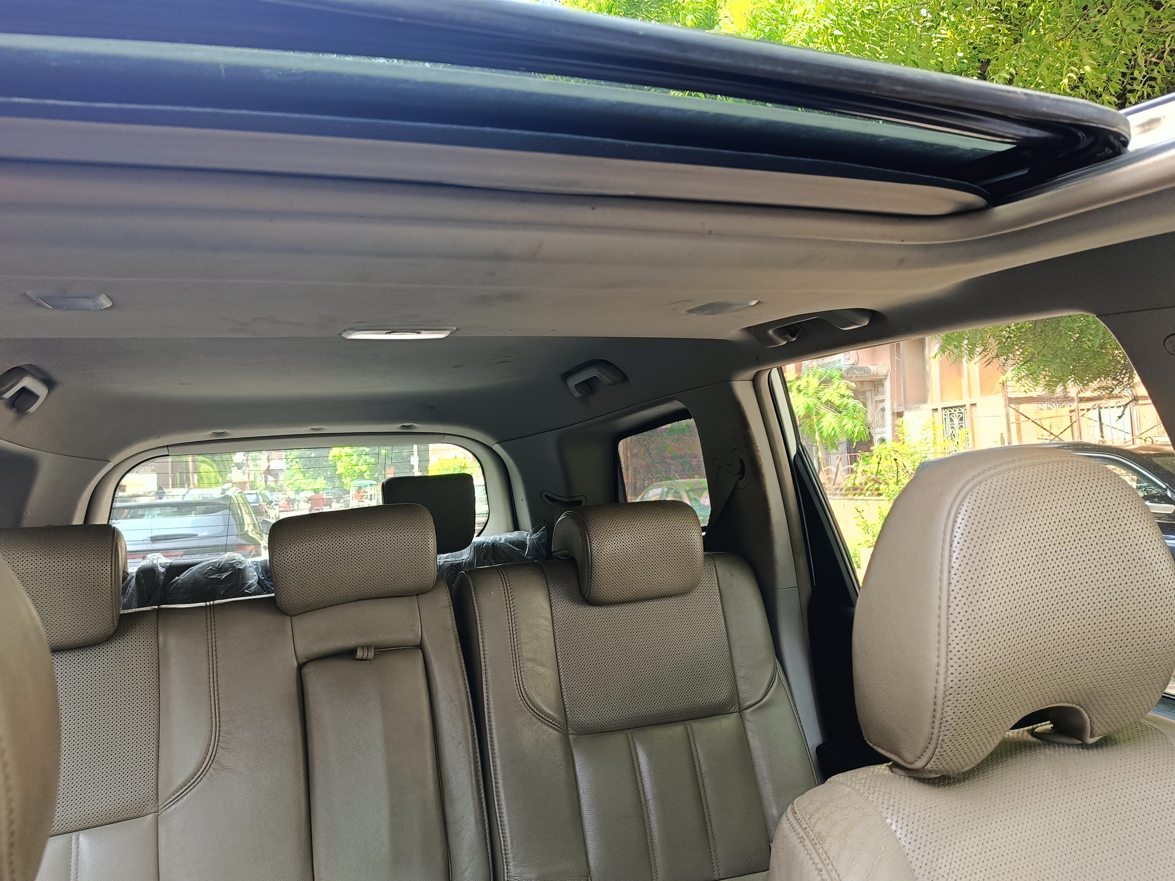 Buy Used Mahindra XUV500 W10 2WD of 2017 model @ 7,25,000 INR in Kanpur - 4934651 - ZigWheels.com