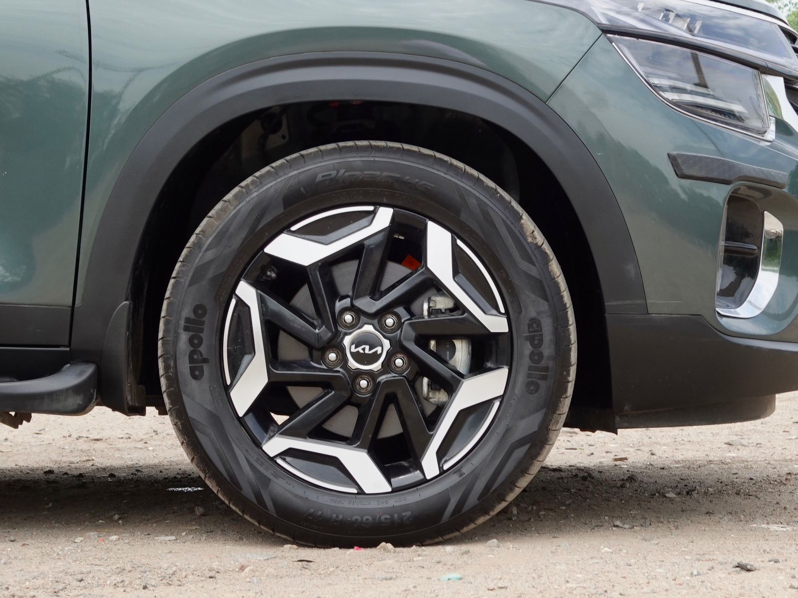 Buy Used Kia Seltos HTX IVT of 2024 model @ 13,98,000 INR in Delhi ...