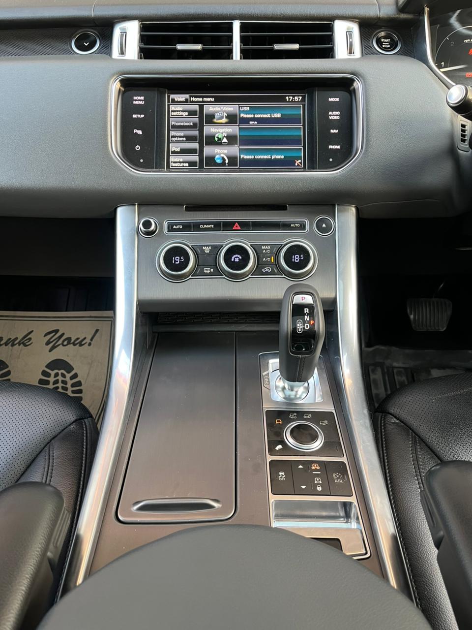 Buy Used Land Rover Range Rover Sport HSE of 2015 model @ 42,00,000 INR ...