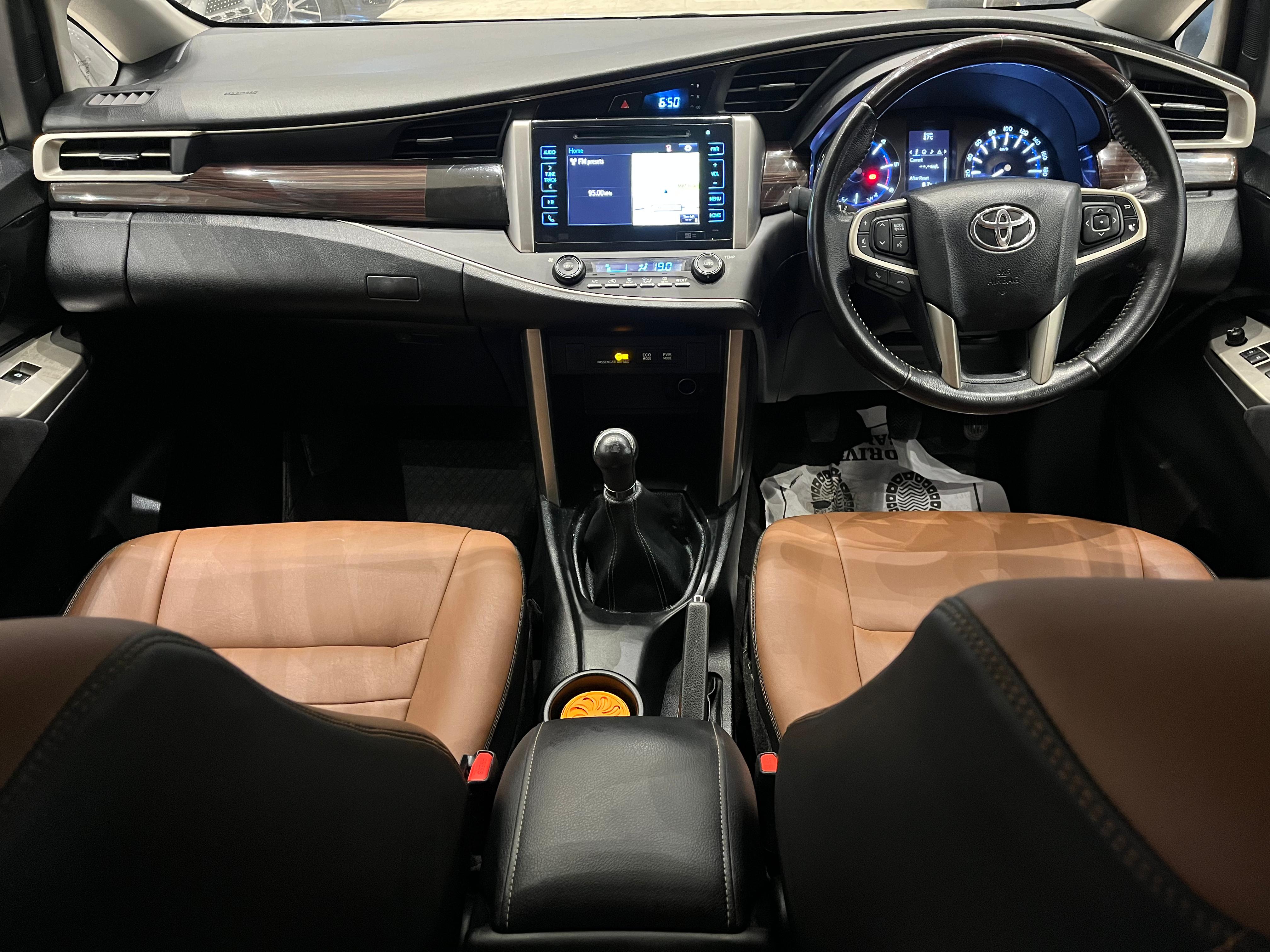 Buy Used Toyota Innova Crysta 2.4 VX MT 8S BSIV of 2018 model @ 19 ...