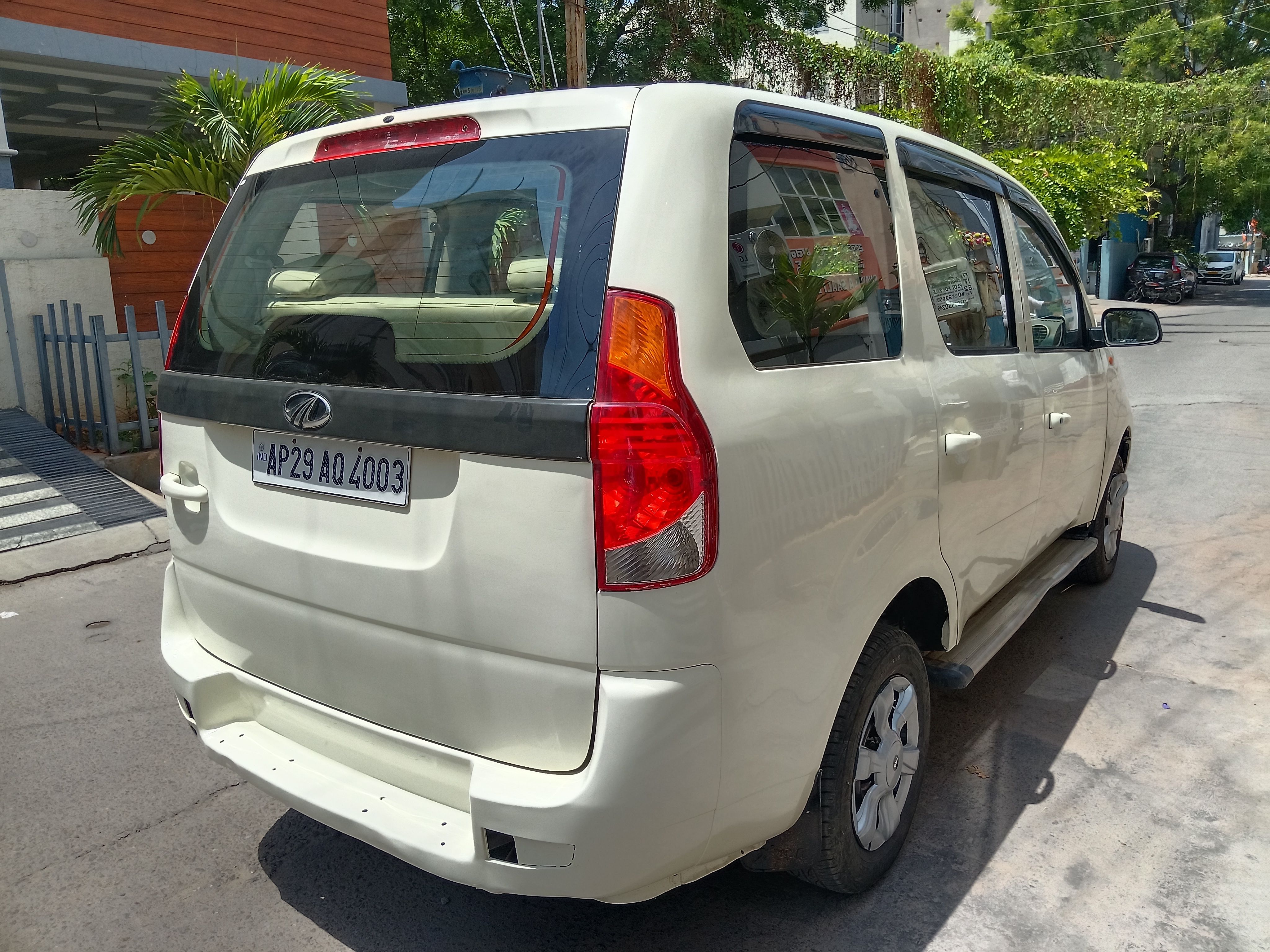 Buy Used Mahindra Xylo D2 of 2011 model @ 3,40,000 INR in Hyderabad ...