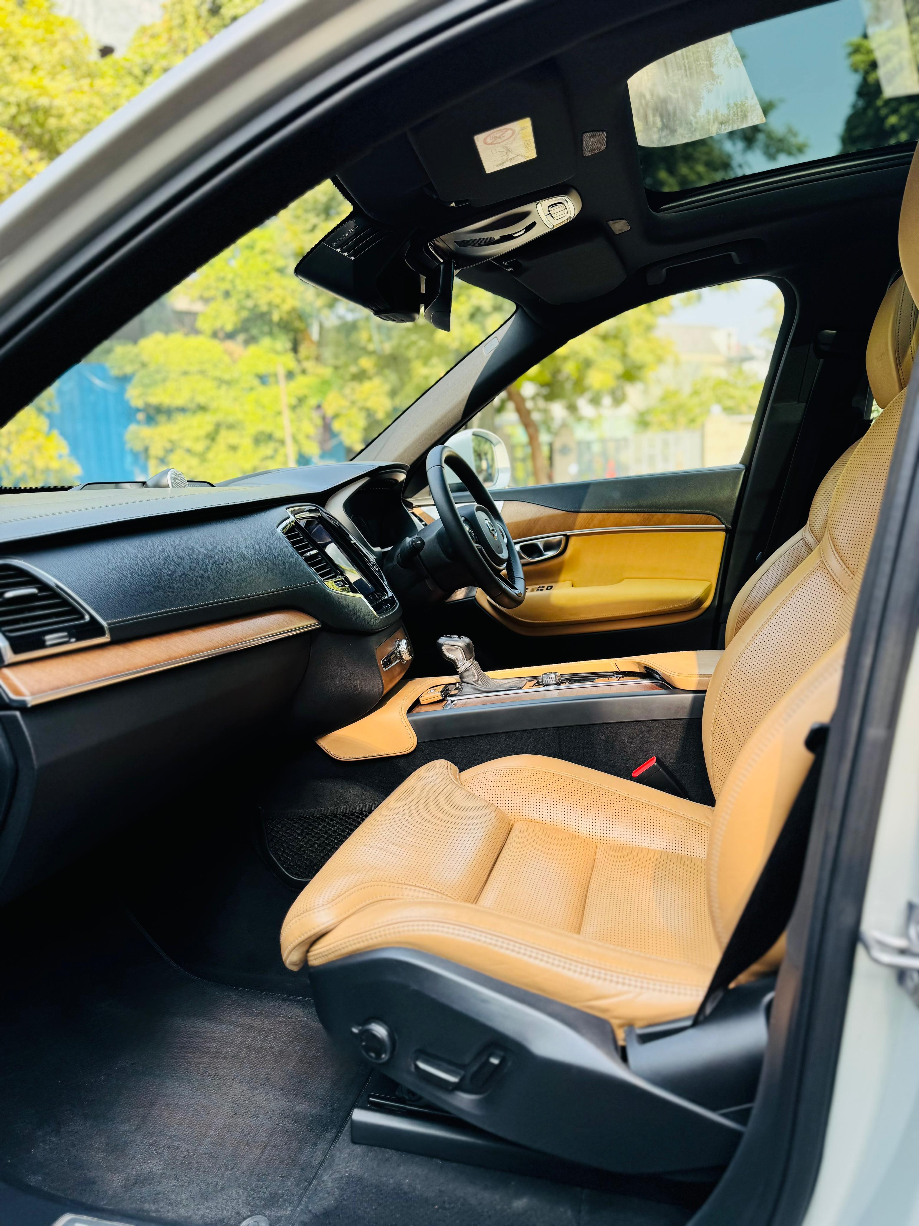 Buy Used Volvo XC90 D5 R-Design of 2019 model @ 49,00,000 INR in ...