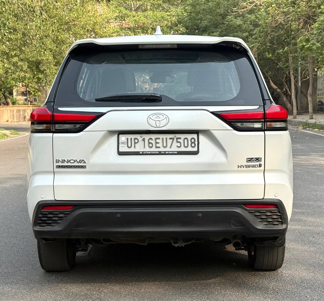 Buy Used Toyota Innova Hycross ZX Hybrid of 2024 model @ 34,50,000 INR ...