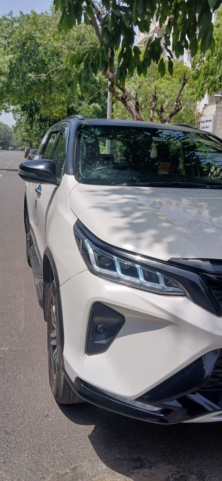 Buy Used Toyota Fortuner 4X2 Diesel AT of 2024 model @ 43,75,000 INR in ...