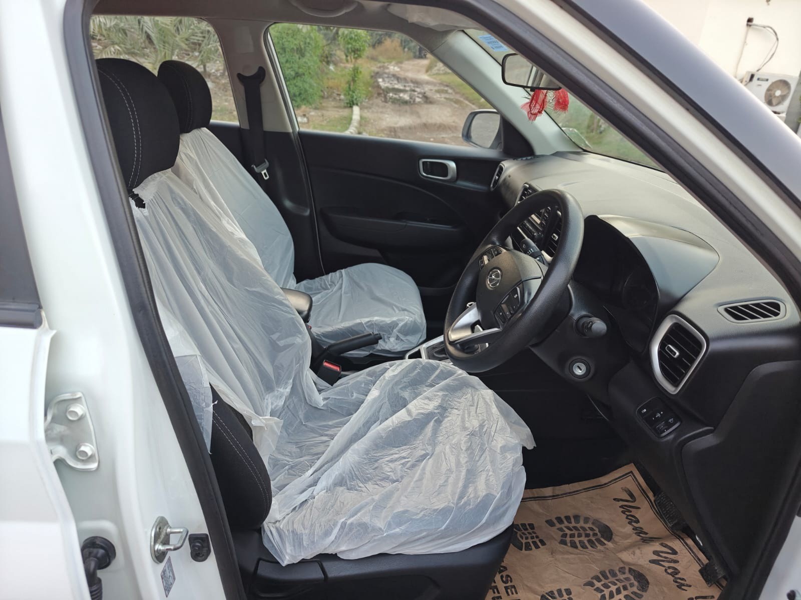 Buy Used Hyundai Venue S Turbo DCT of 2020 model @ 6,50,000 INR in ...