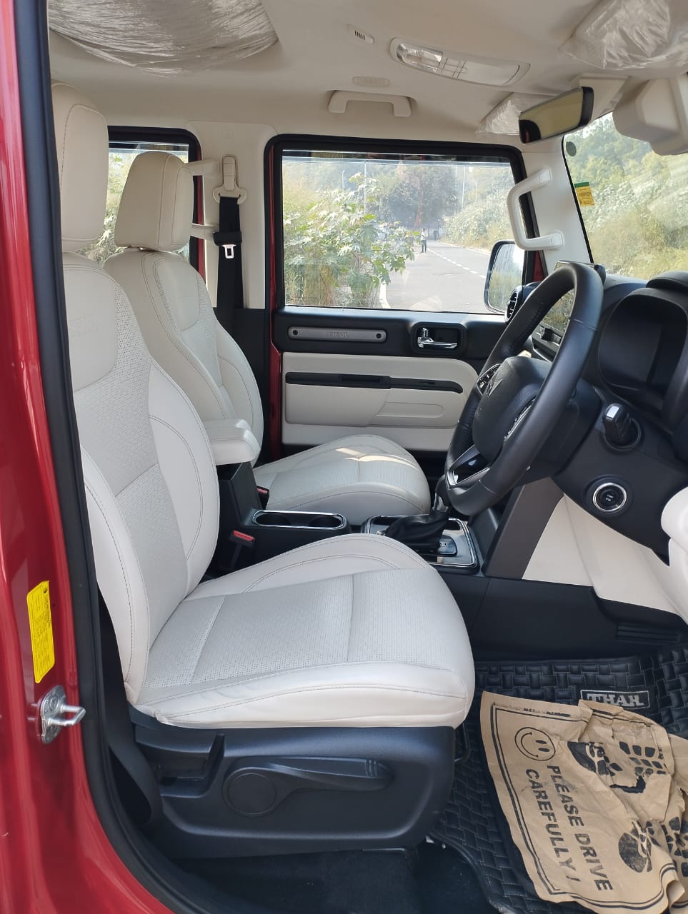 Buy Used Mahindra Thar ROXX AX5L RWD Diesel AT of 2025 model @ 18,50,000 INR in Delhi - 4947728 ...