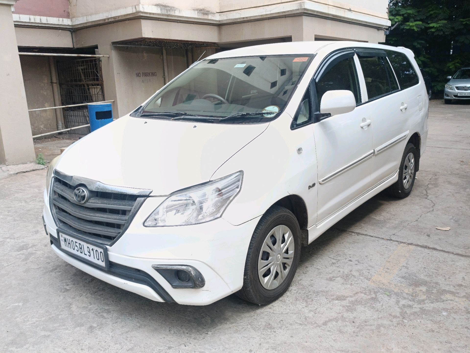 Buy Used Toyota Innova 2.5 G Diesel 7 Seater BS IV of 2012 model @ 3 ...