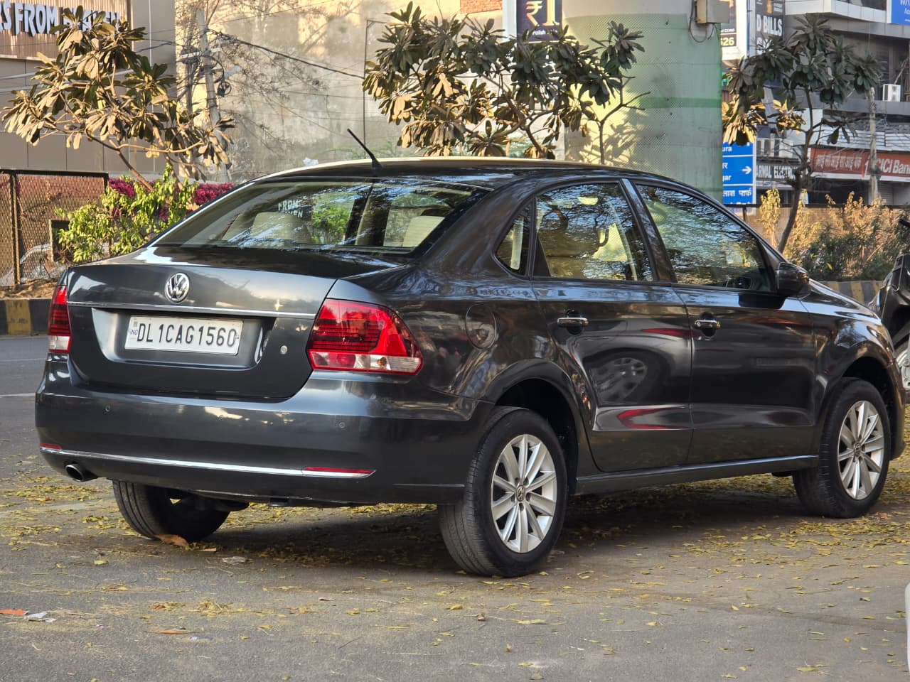 Buy Used Volkswagen Vento 1.2 TSI Highline AT of 2016 model @ 4,25,000 ...