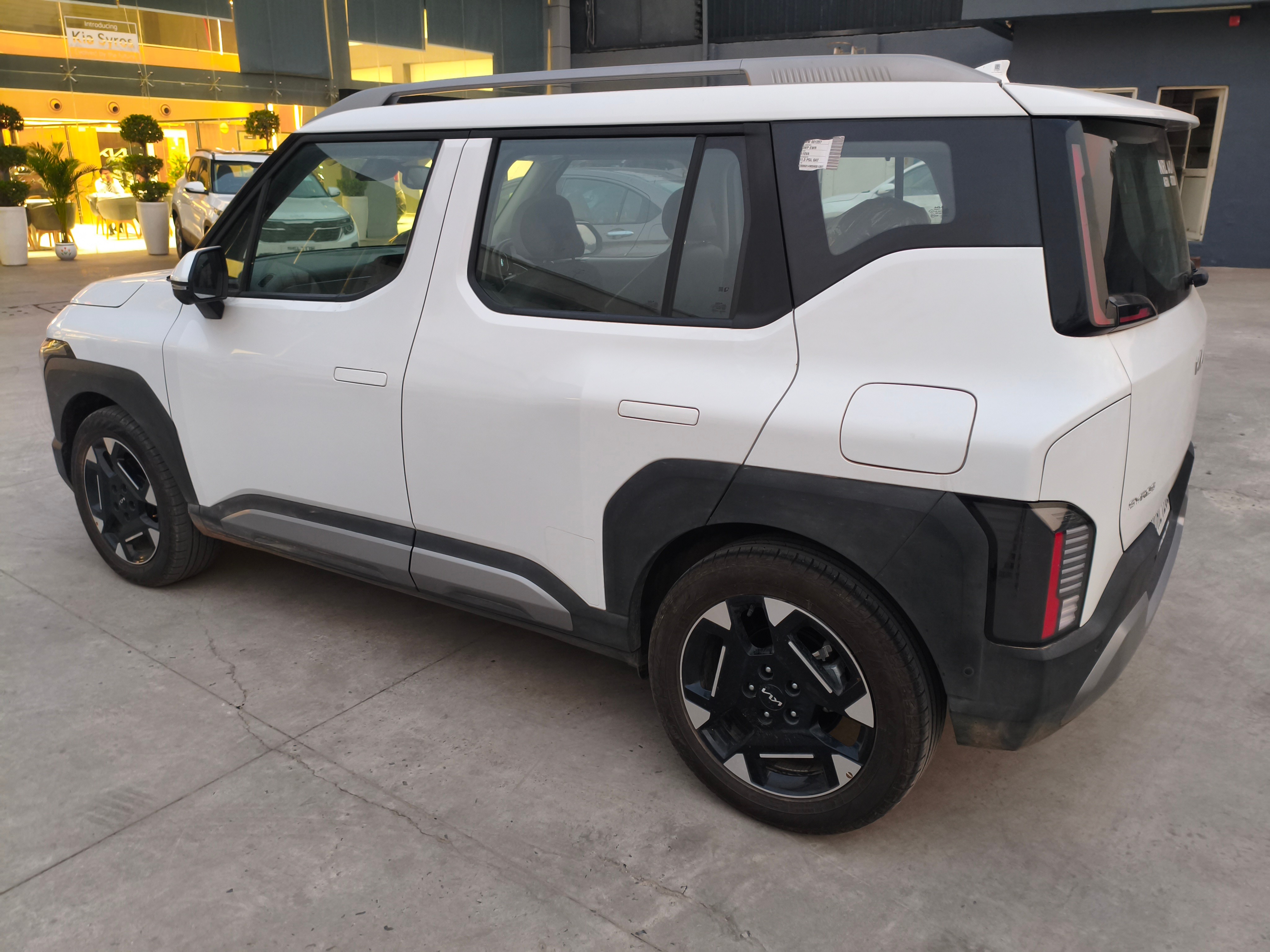 Buy Used Kia Syros HTX Plus Opt Diesel AT of 2025 model @ 16,00,000 INR in Greater Noida ...