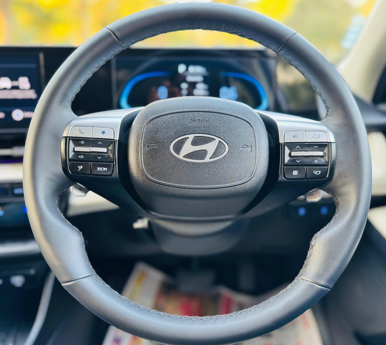 Buy Used Hyundai Verna SX IVT of 2023 model @ 12,75,000 INR in Delhi ...