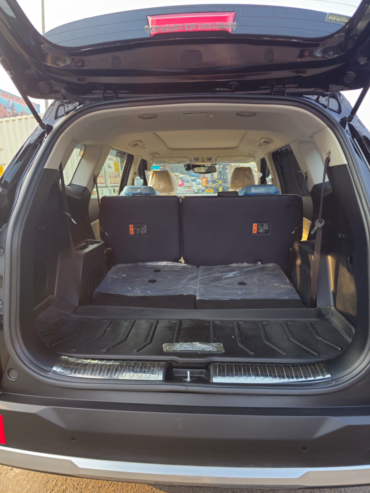 Buy Used Kia Carens Clavis HTX Plus Turbo DCT of 2025 model @ 18,00,000 ...