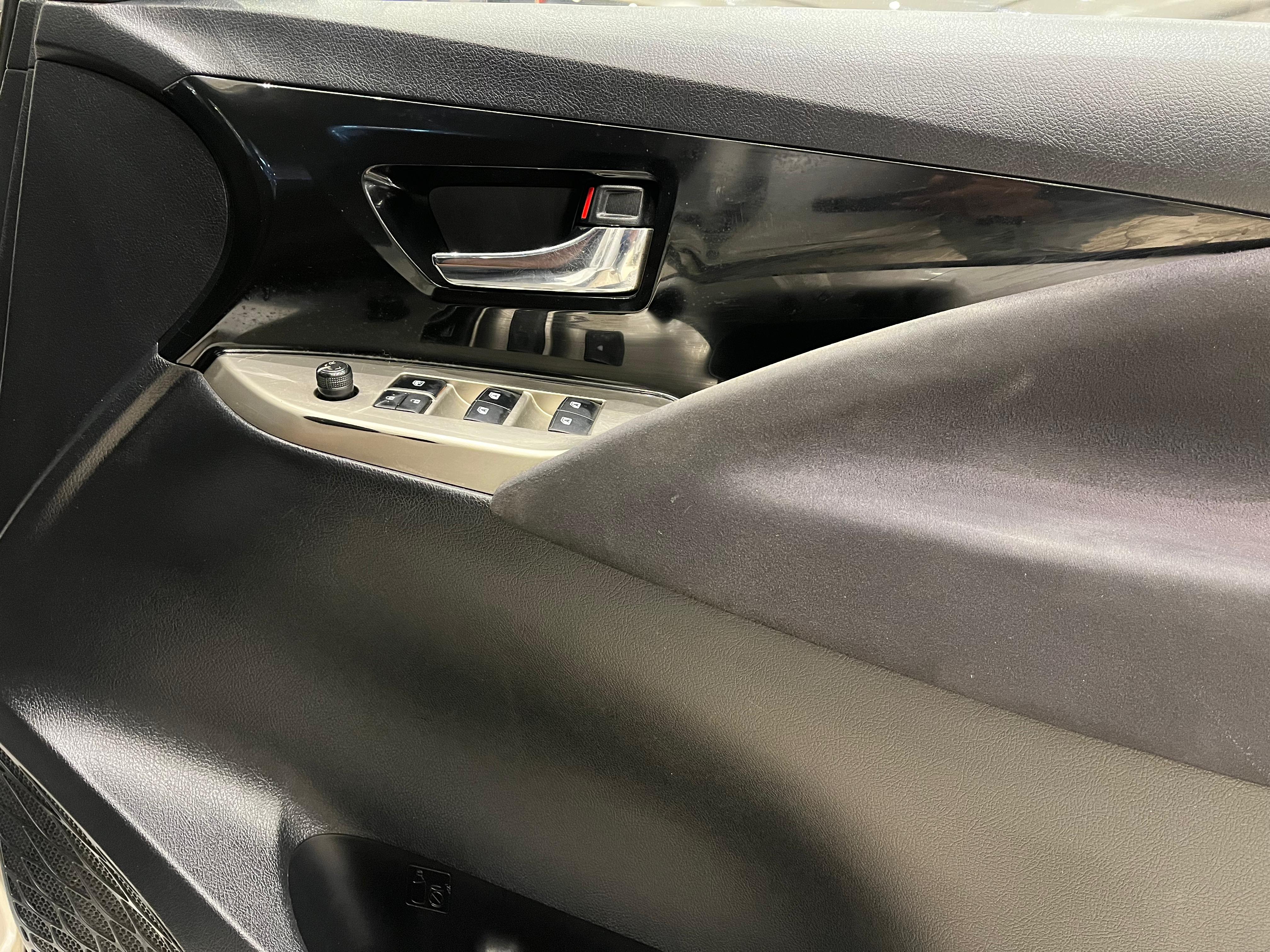 Buy Used Toyota Innova Crysta 2.4 VX MT 8S BSIV of 2018 model @ 19 ...