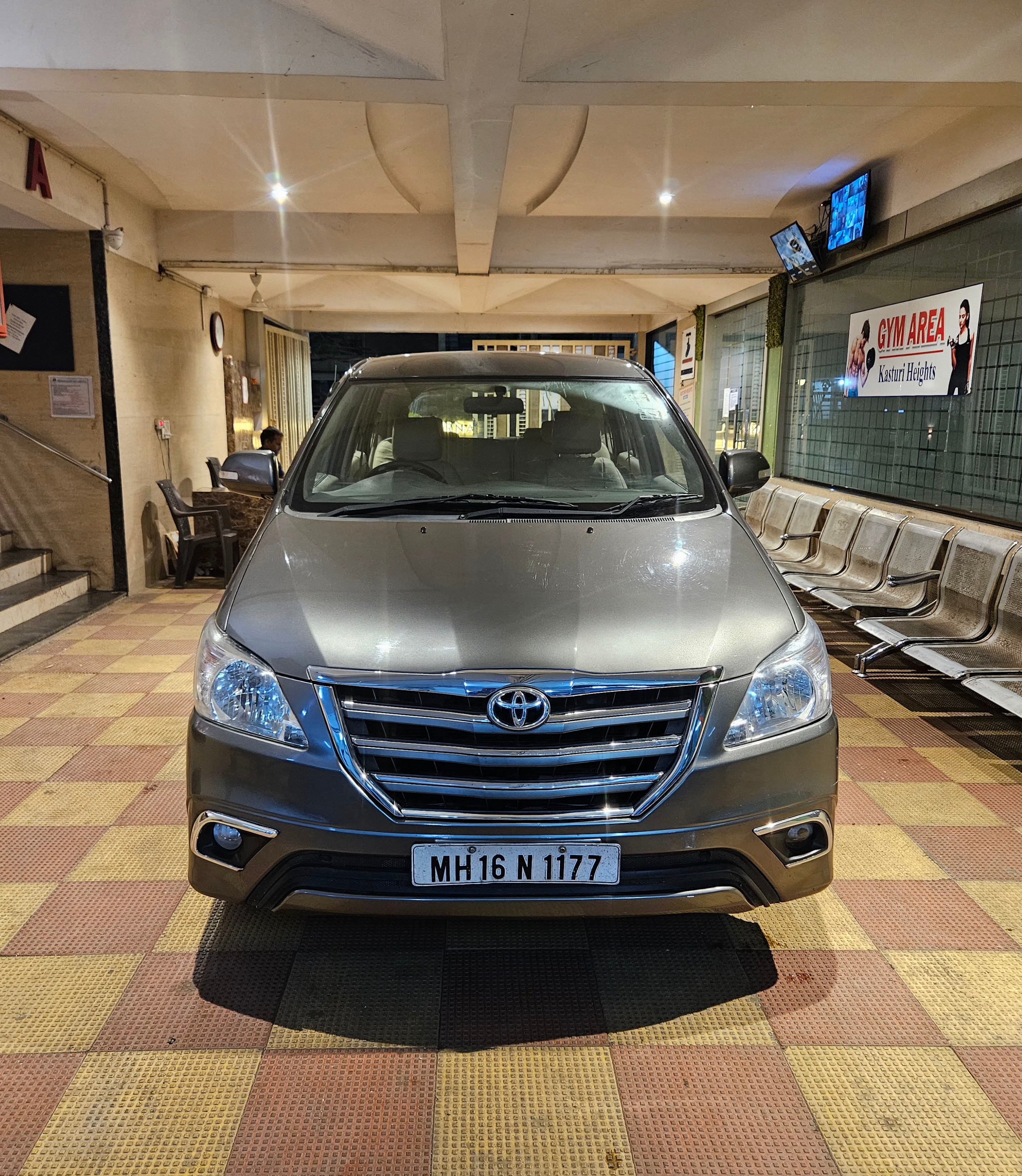 Used Toyota Innova 2.5 G (Diesel) 7 Seater BS IV Car in Mira Road, 2013 ...