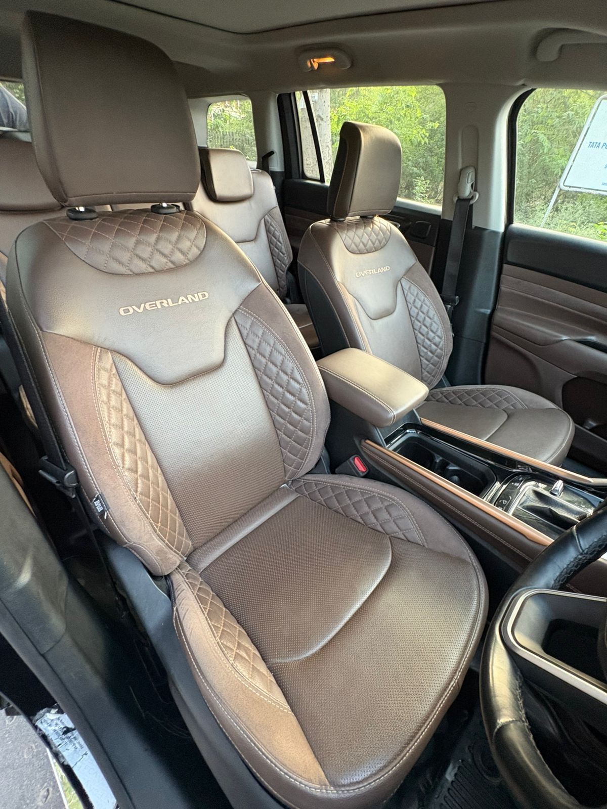 Buy Used Jeep Meridian Overland 4x4 AT of 2023 model @ 22,00,000 INR in ...