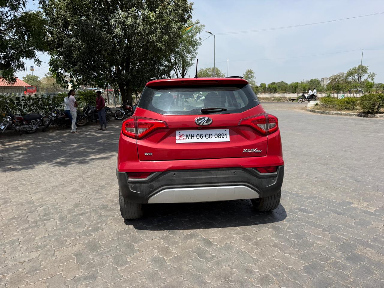 Buy Used Mahindra XUV300 W8 Diesel BSVI of 2021 model @ 9,61,000 INR in ...