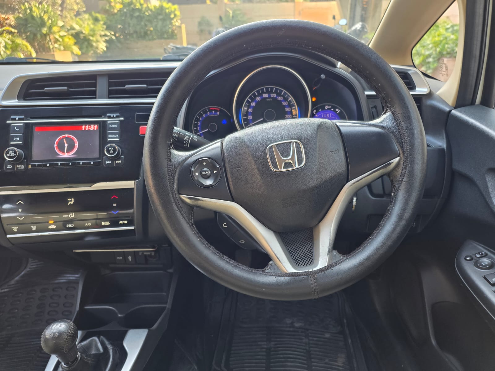 Buy Used Honda Jazz 1.2 V i VTEC of 2016 model @ 3,99,000 INR in Mumbai ...