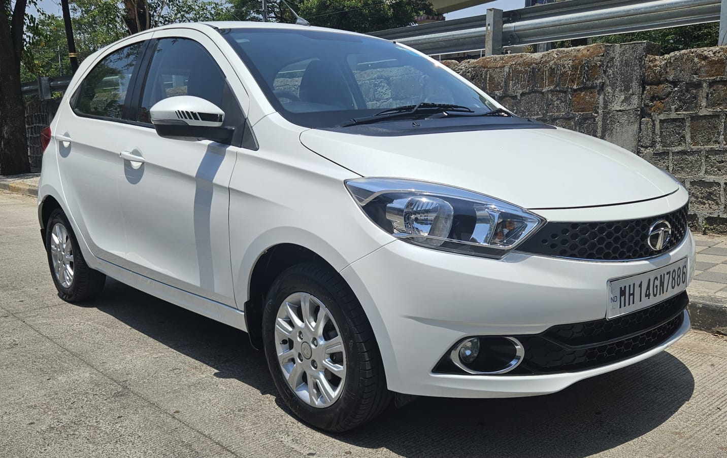 Used 2018 Tata Tiago 1199 cc Petrol Automatic Car in Pune at ₹4.40 Lakh ...