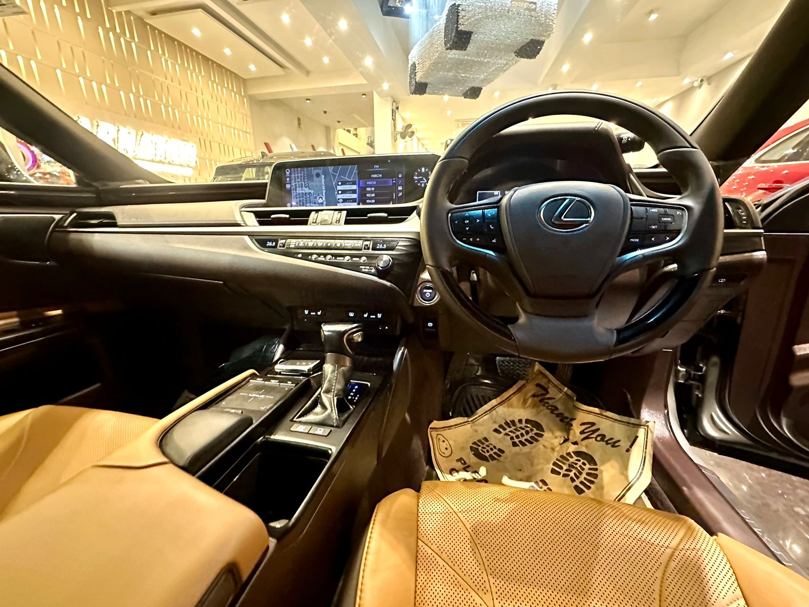 Buy Used Lexus ES 300h Exquisite 2020-2022 of 2020 model @ 32,45,000 ...
