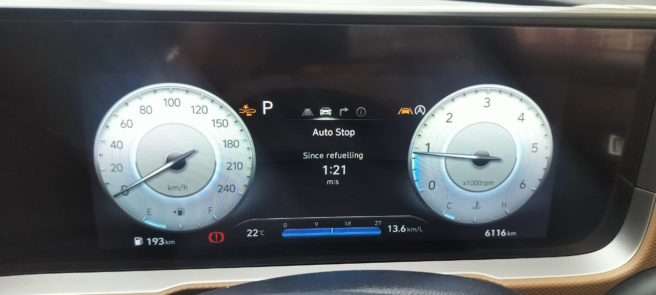 Buy Used Hyundai Alcazar Signature Diesel AT of 2024 model @ 17,75,000 ...