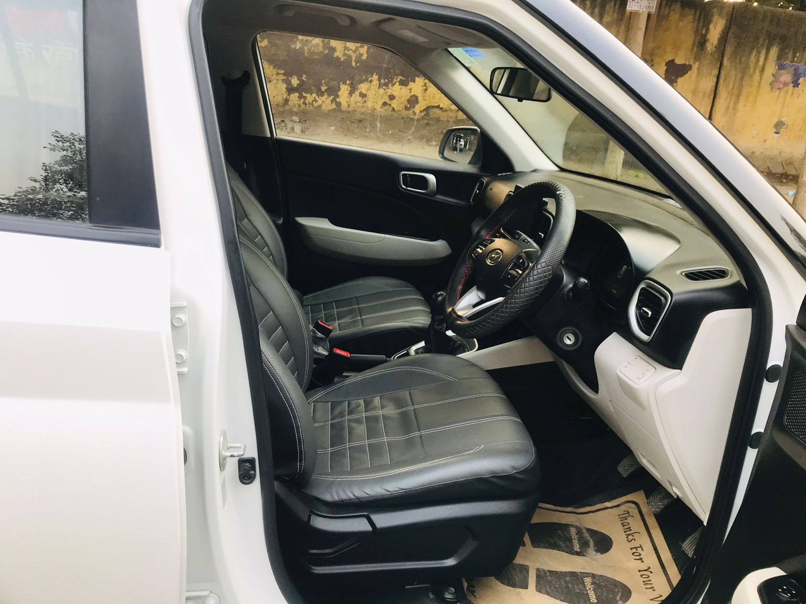 Buy Used Hyundai Venue S Opt Turbo iMT BSVI of 2023 model @ 7,50,000 ...