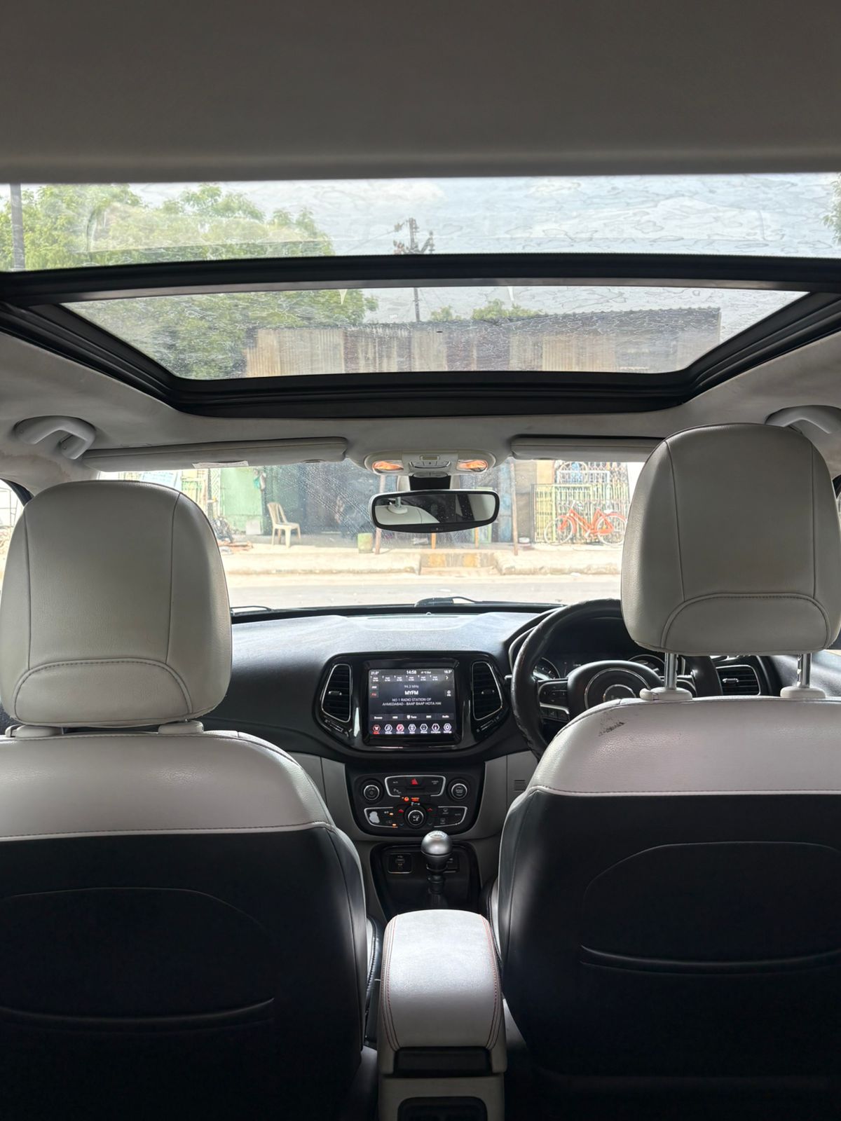Buy Used Jeep Compass 2.0 Limited Plus BSIV of 2018 model @ 9,51,000 ...