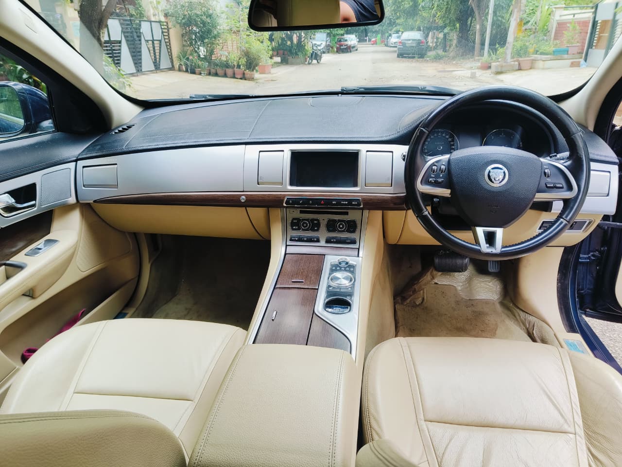 Buy Used Jaguar XF S 2.2 of 2013 model @ 16,95,000 INR in Bangalore ...