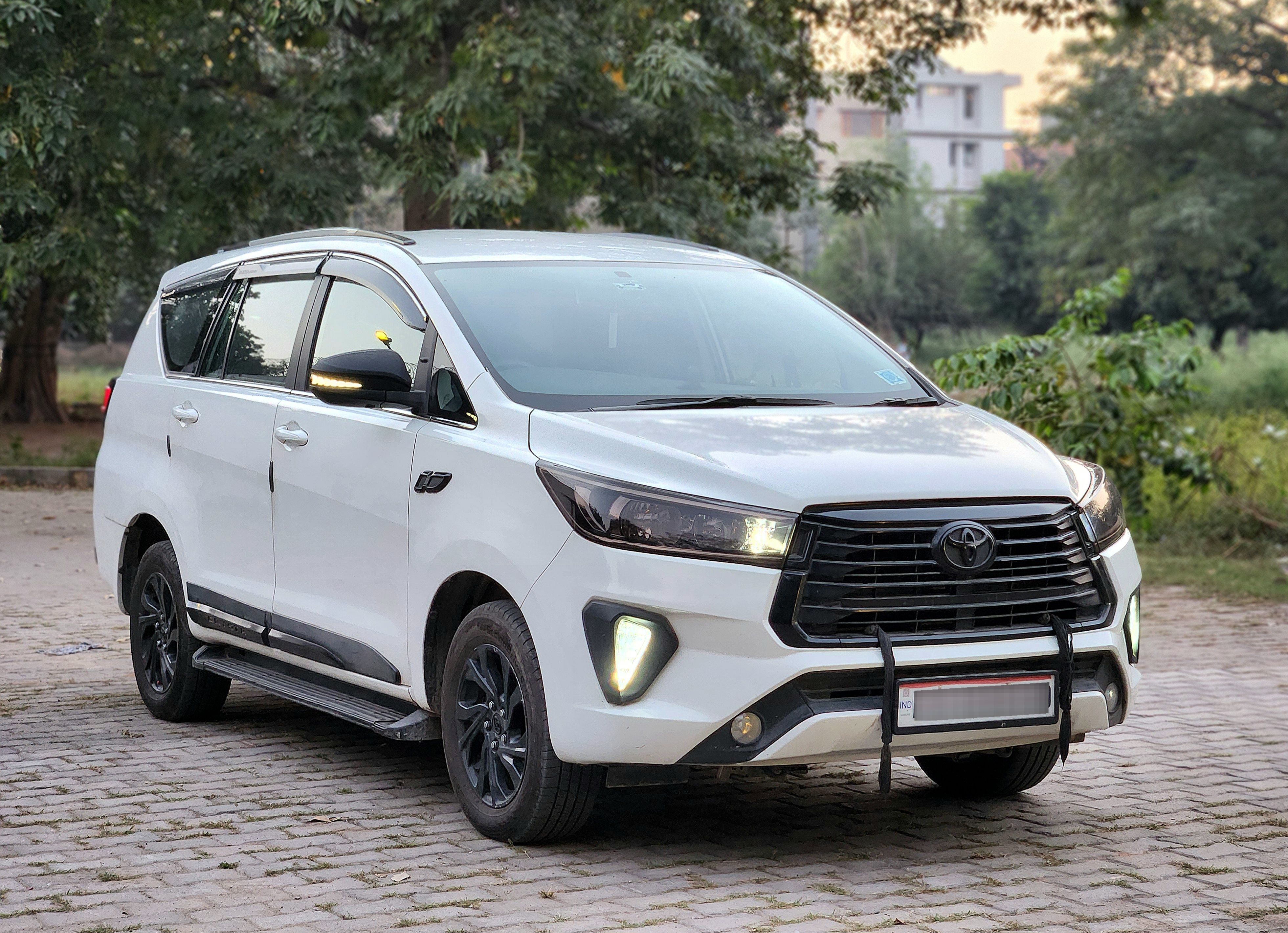 Buy Used Toyota Innova Crysta 2.4 GX 7 STR AT of 2020 model @ 16,50,000 ...