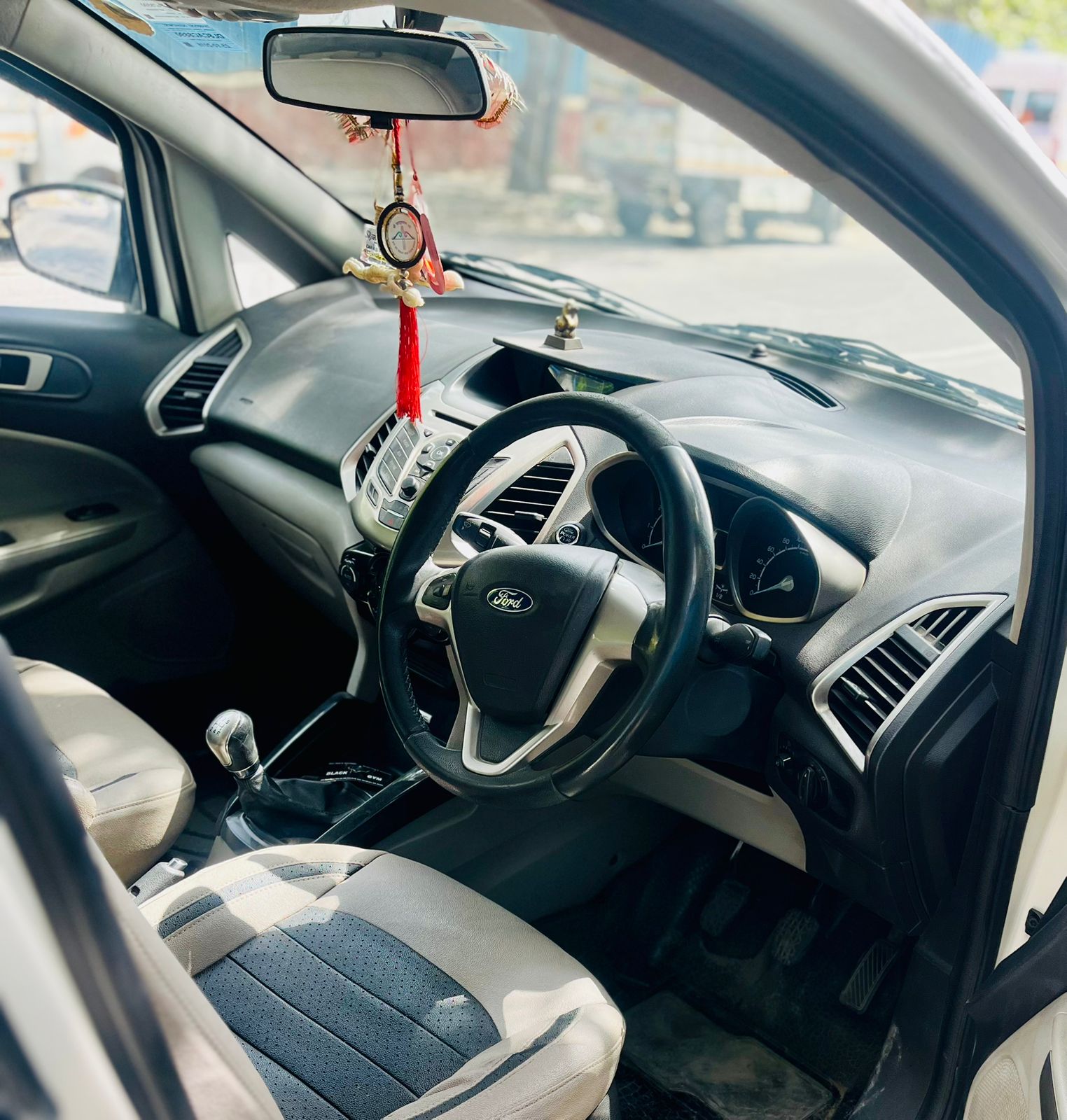 Buy Used Ford Ecosport 1.5 Petrol Titanium Plus BSIV of 2016 model @ 3 ...
