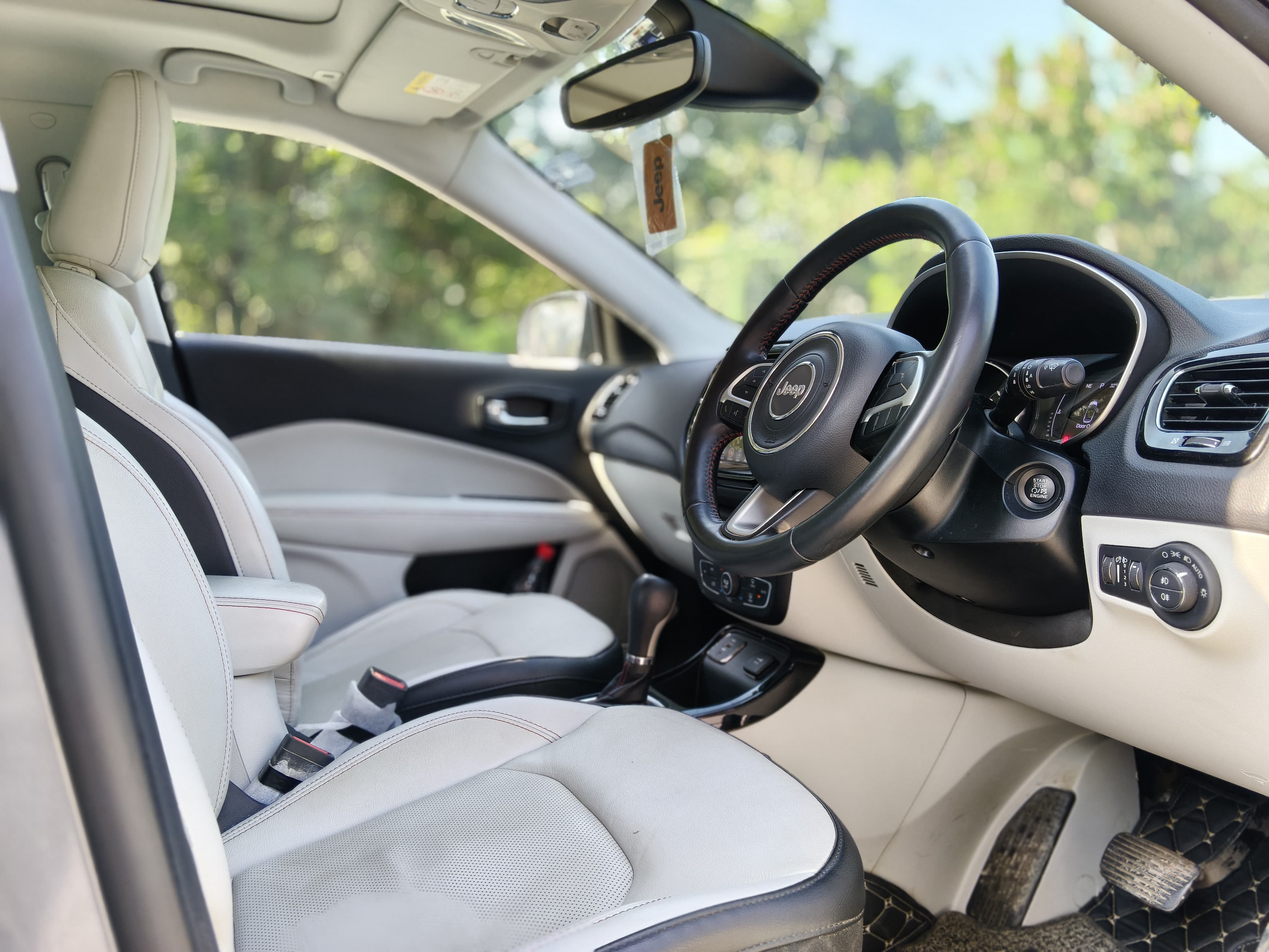 Buy Used Jeep Compass 1.4 Limited Plus BSIV of 2019 model @ 11,75,000 ...