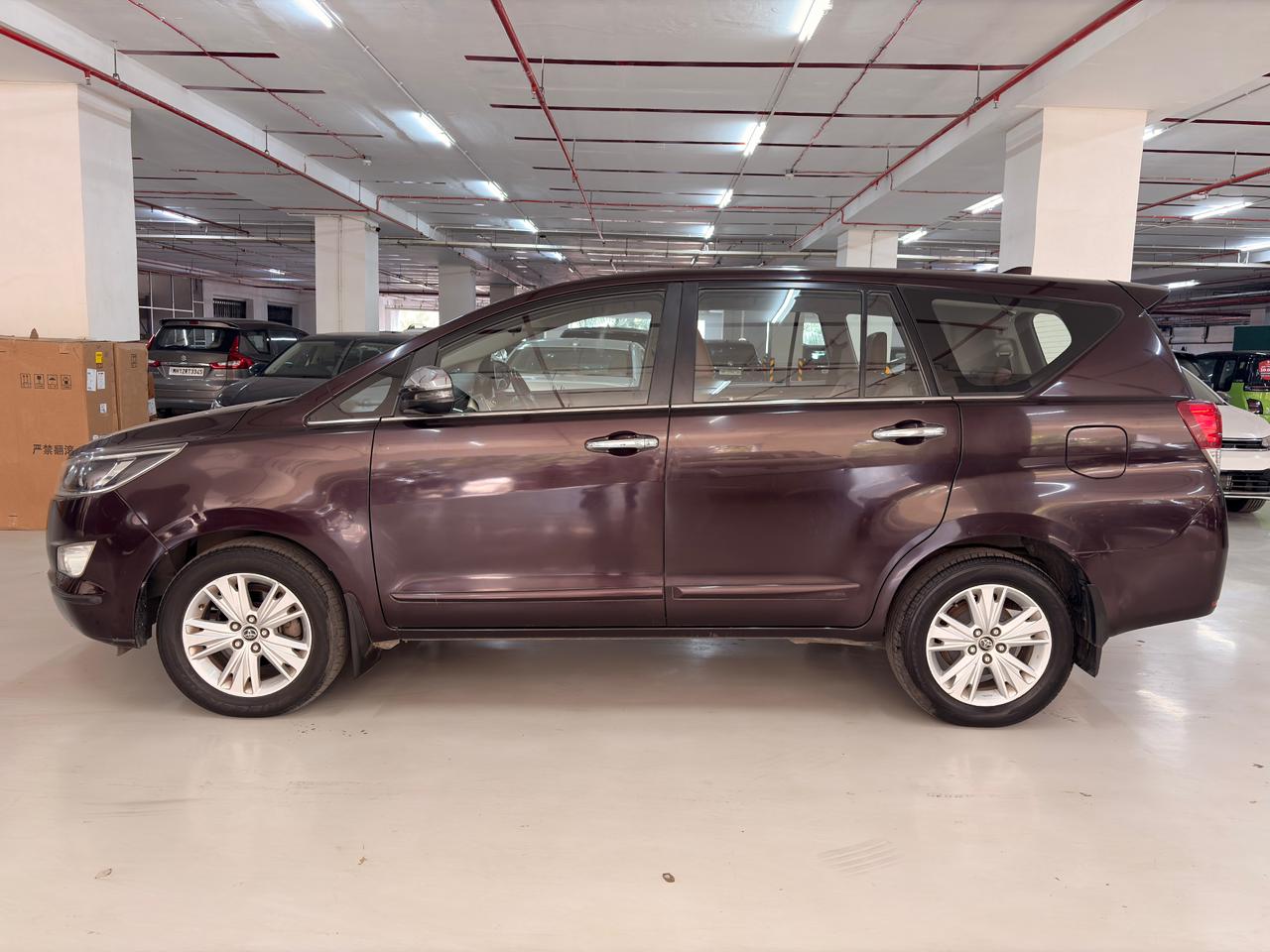 Buy Used Toyota Innova Crysta 2.8 ZX AT BSIV of 2017 model @ 18,75,000 ...