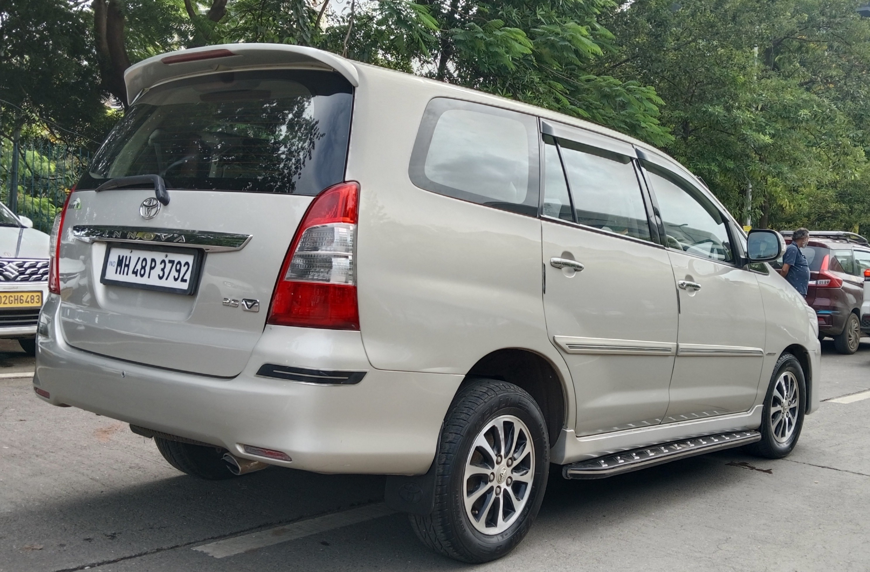 Buy Used Toyota Innova 2.5 VX Diesel 8 Seater of 2013 model @ 6,40,000 ...