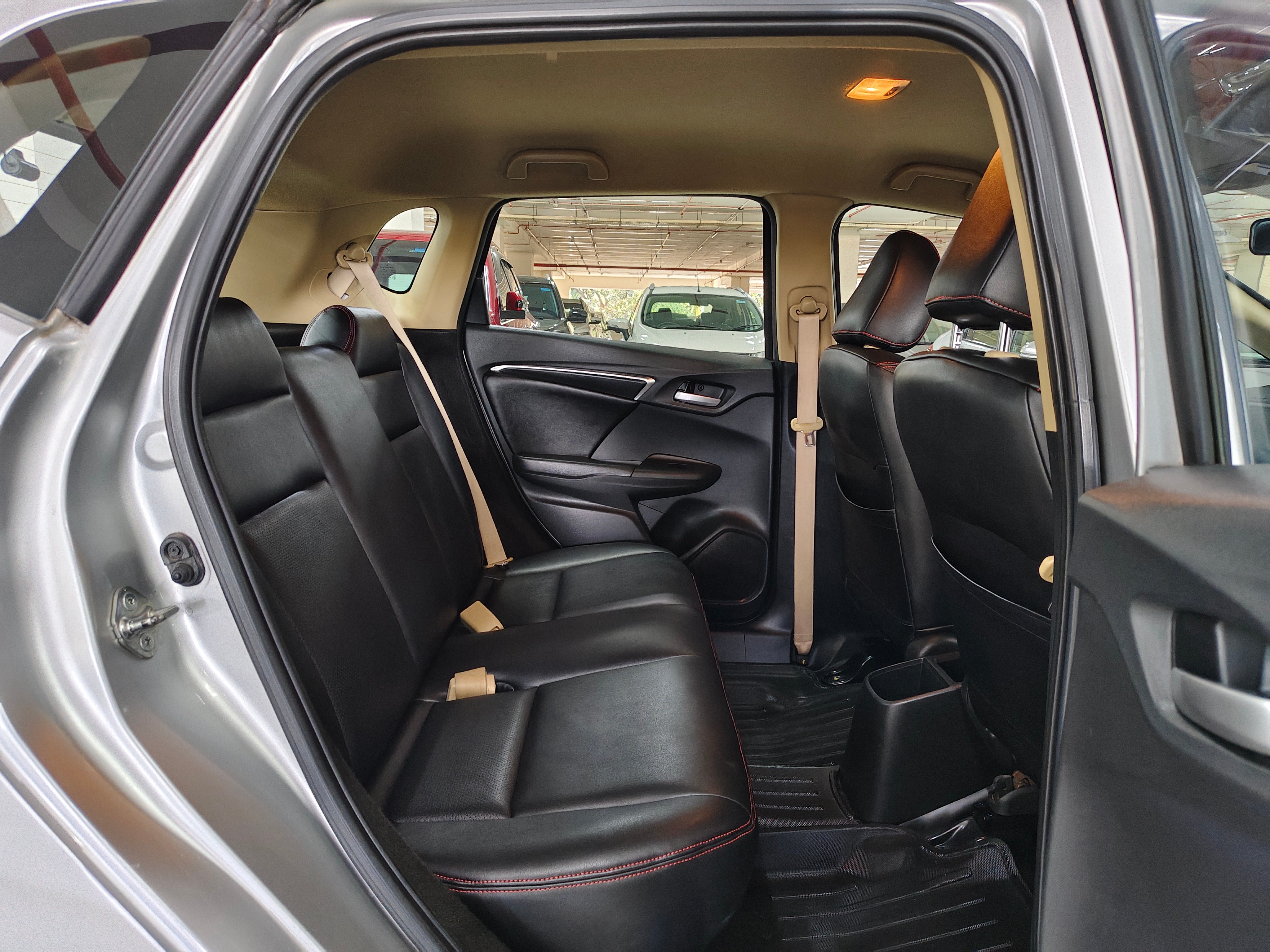 Buy Used Honda Jazz 1.2 V AT i VTEC of 2015 model @ 4,50,000 INR in ...