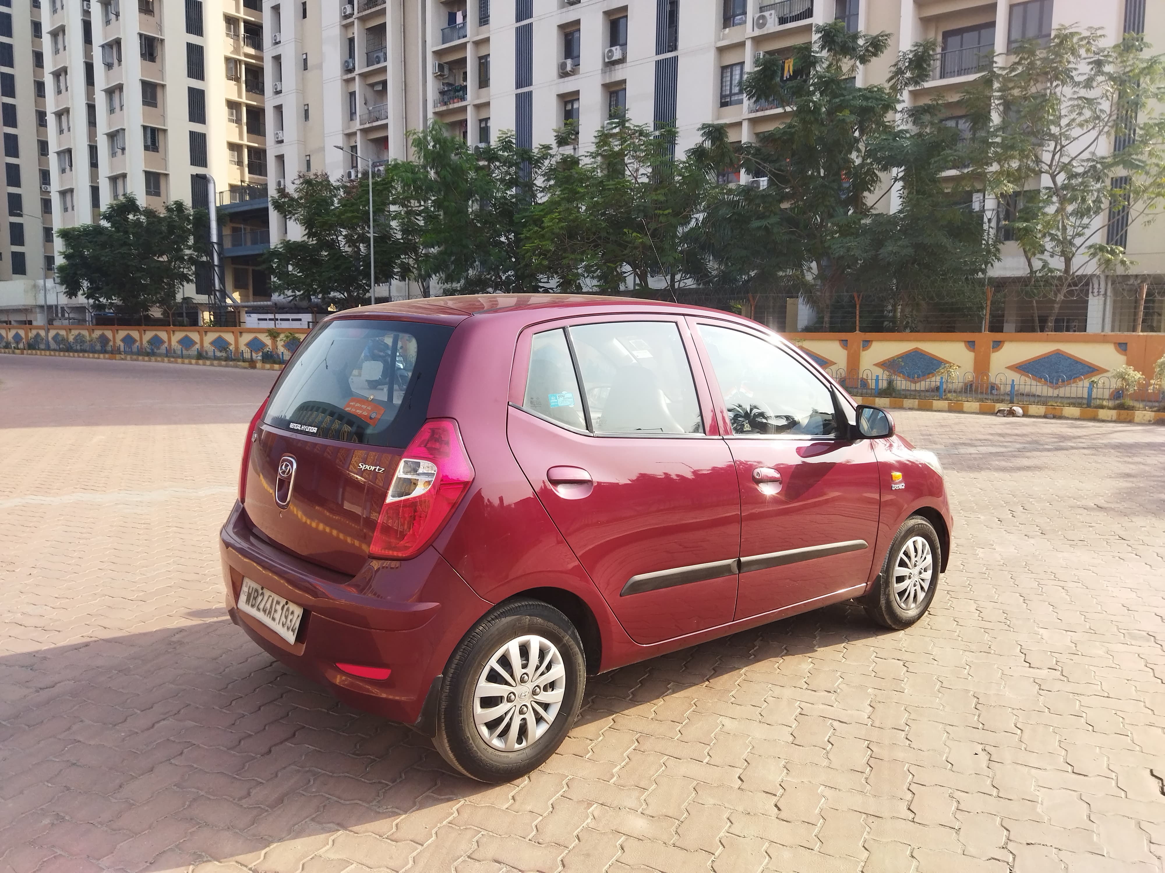 Buy Used Hyundai i10 Sportz 1.1L of 2015 model @ 2,55,000 INR in Kolkata - 5062423 - ZigWheels.com
