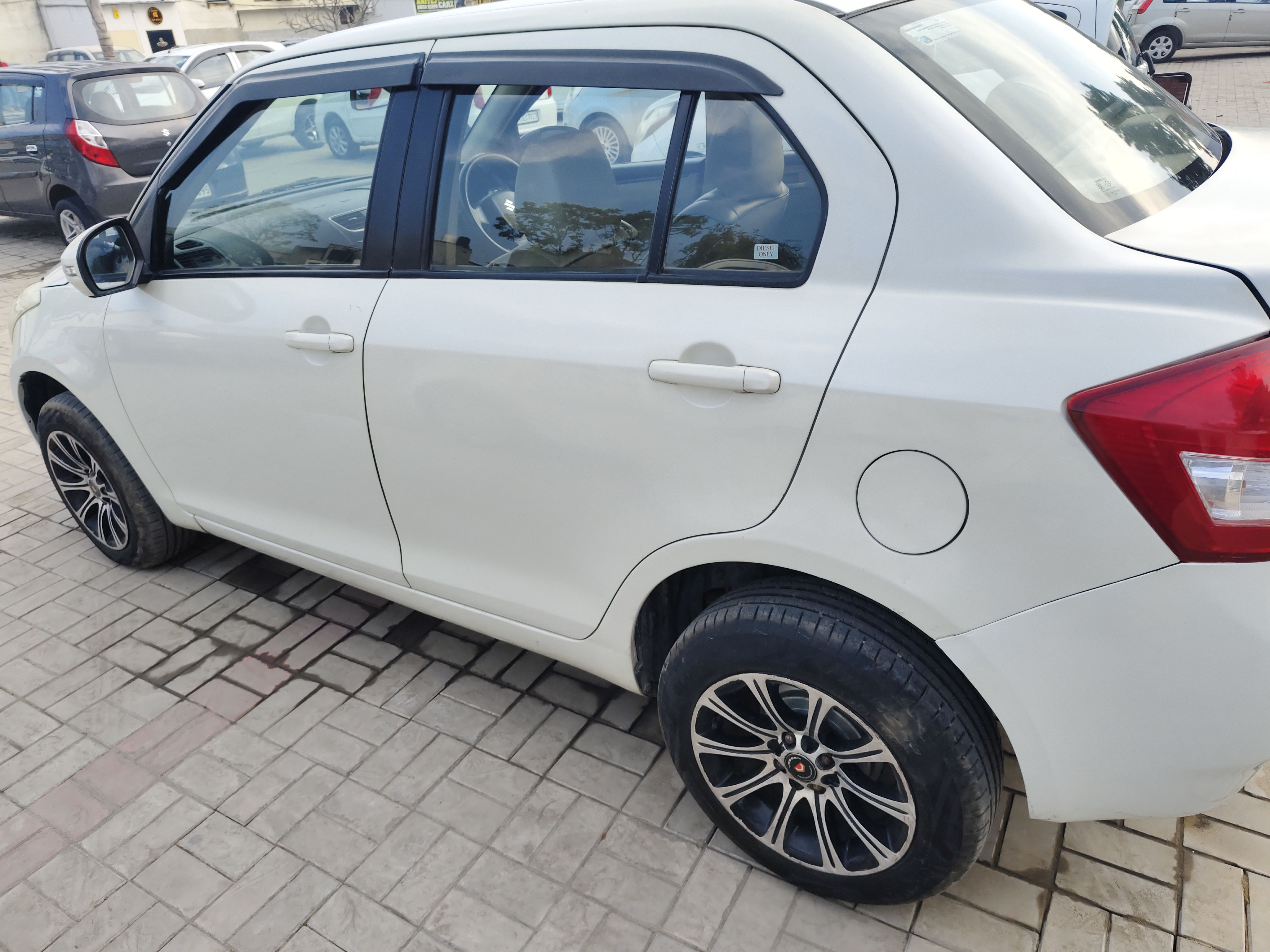 Buy Used Maruti Swift Dzire VDI of 2014 model @ 3,35,000 INR in ...