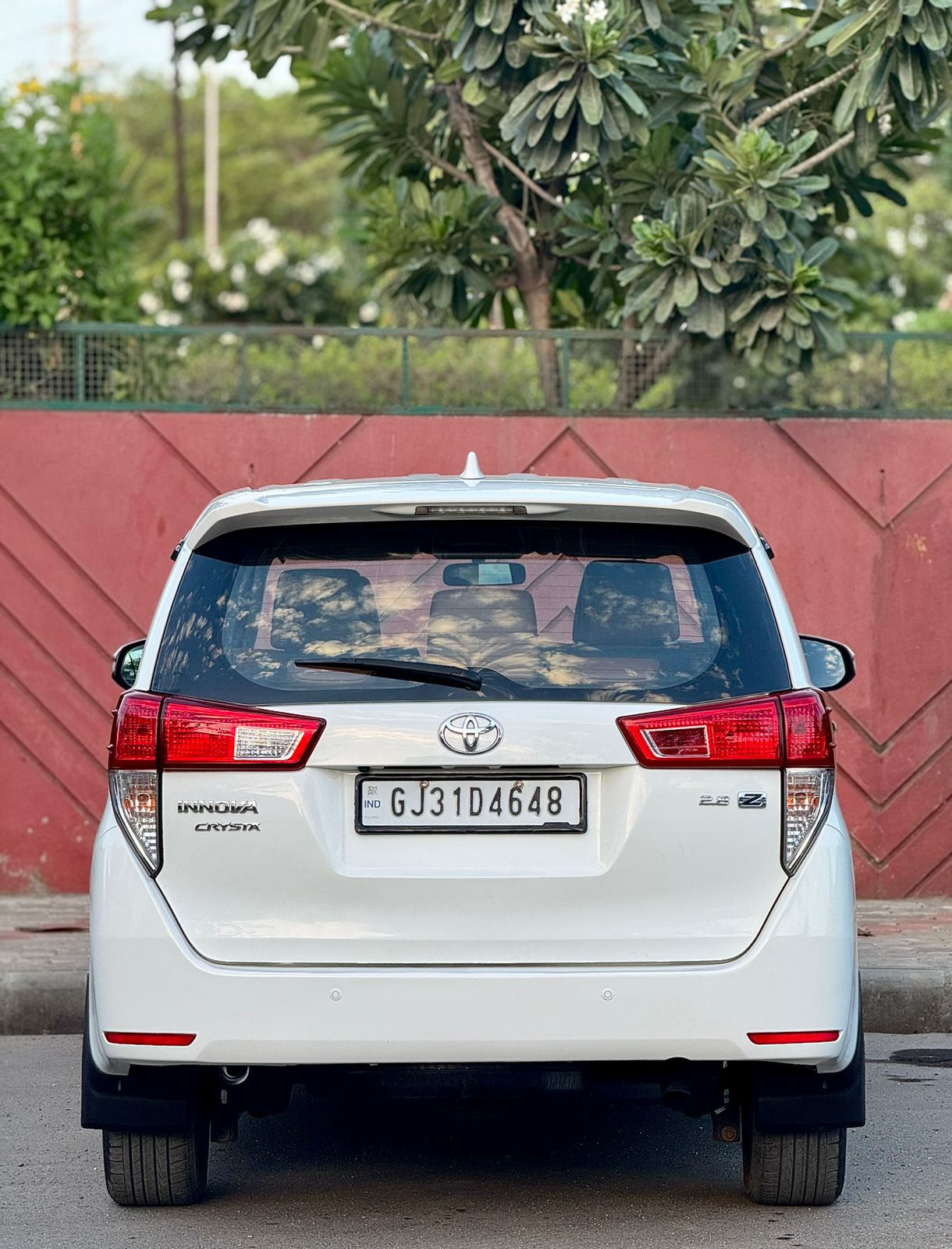 Buy Used Toyota Innova Crysta 2.8 GX AT BSIV of 2018 model @ 16,25,000 ...