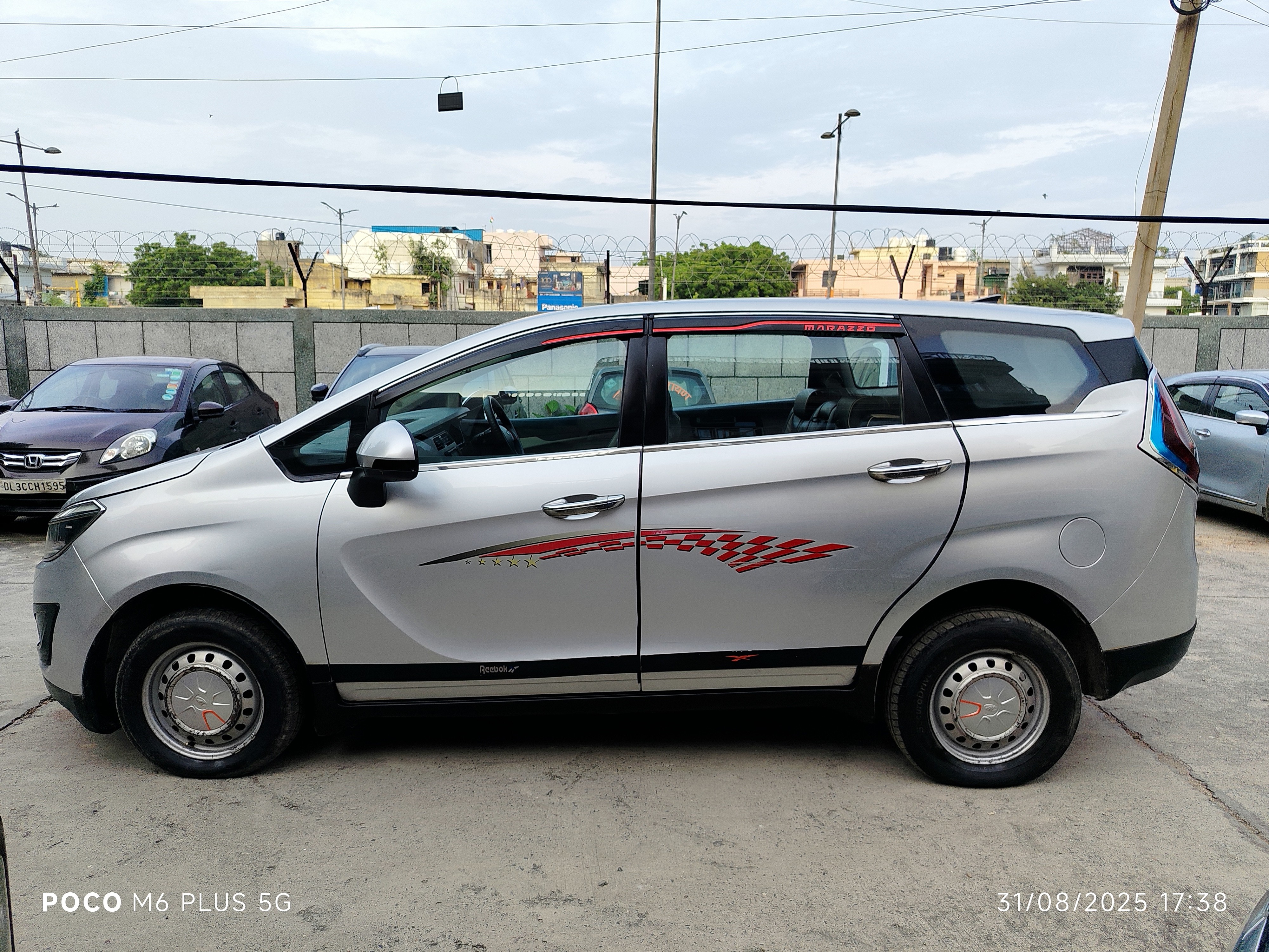 Buy Used Mahindra Marazzo M2 BSIV of 2018 model @ 4,50,000 INR in Delhi - 4954210 - ZigWheels.com